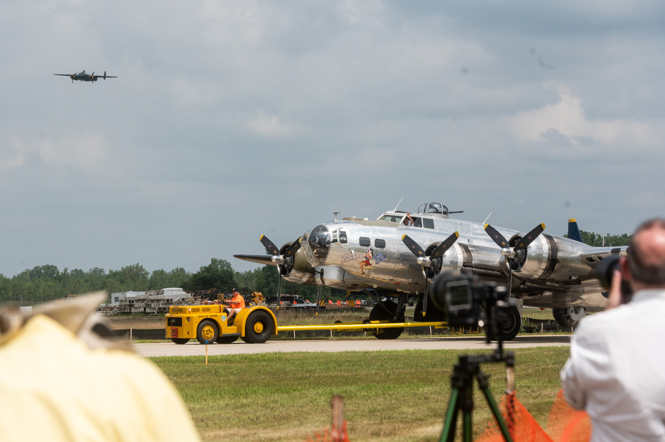 Drive-in Thunder Over Michigan airshow rocks Ypsilanti - mlive.com
