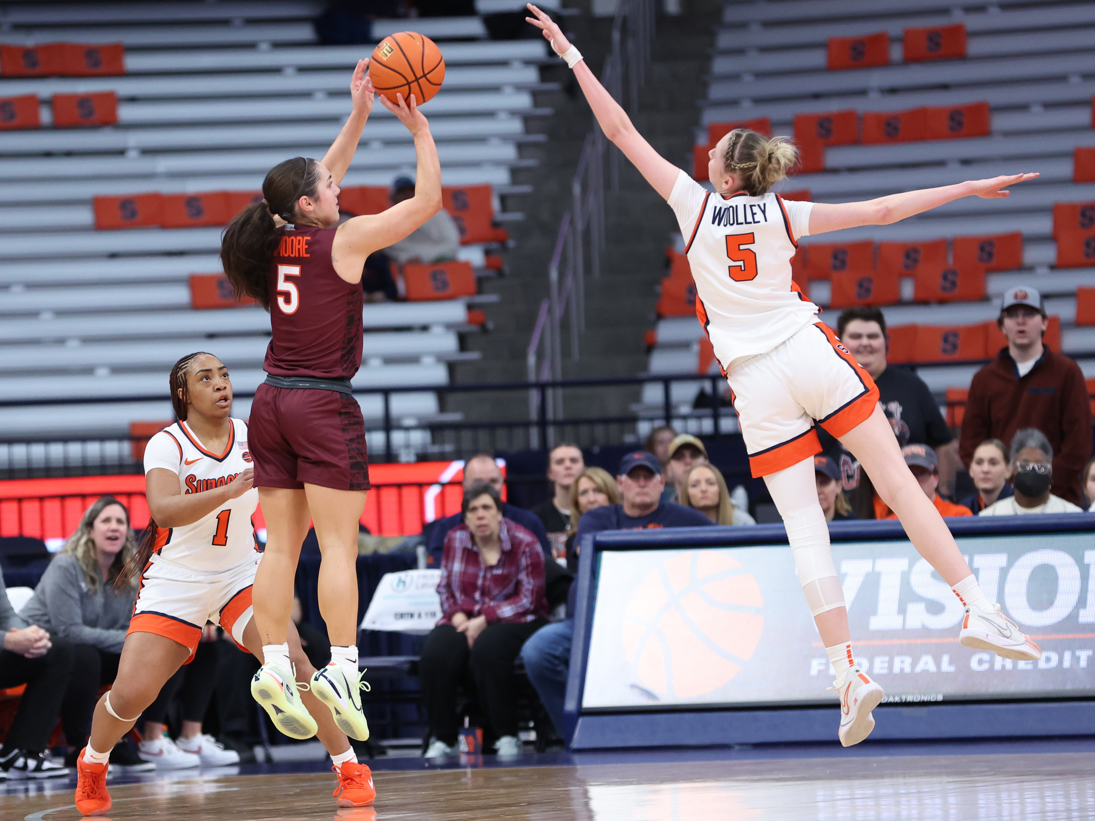 Syracuse Orange Women's Basketball 2023-24: #22 Syracuse vs #19 ...