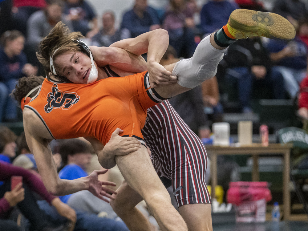 Finals of the 2021 Carlisle Christmas Classic Wrestling tournament ...