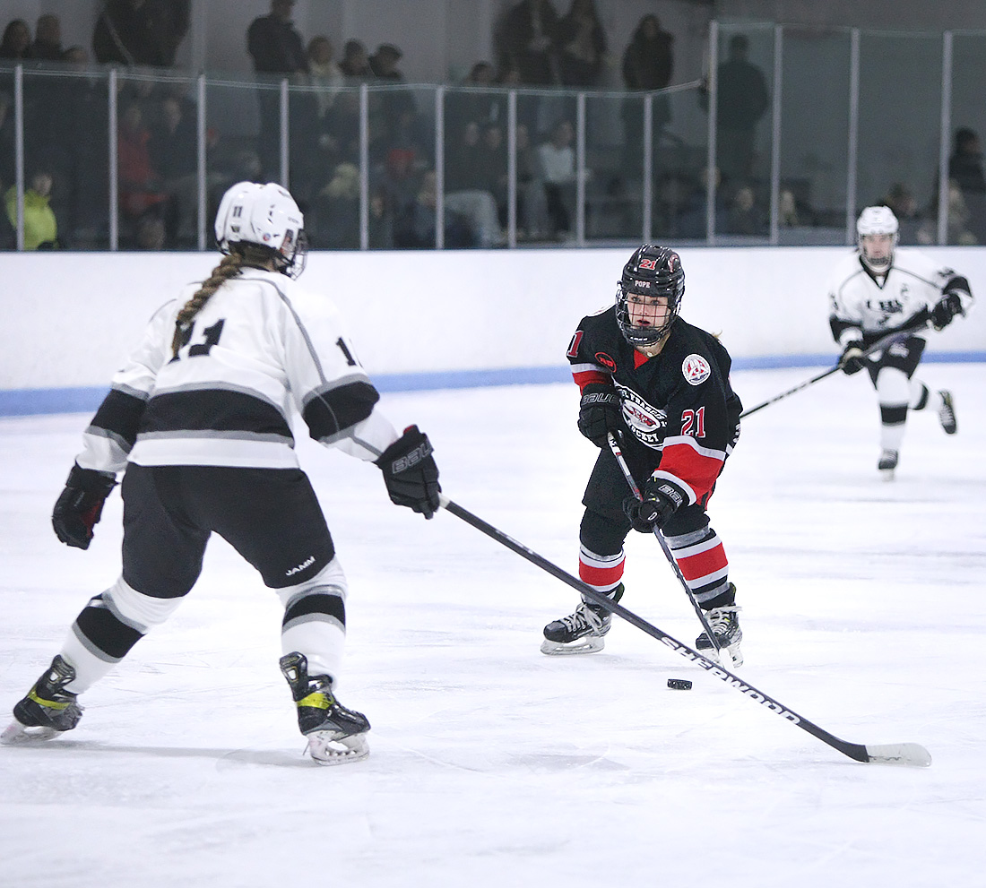 Pope Francis vs Longmeadow girls Hockey 1/19/24 - masslive.com
