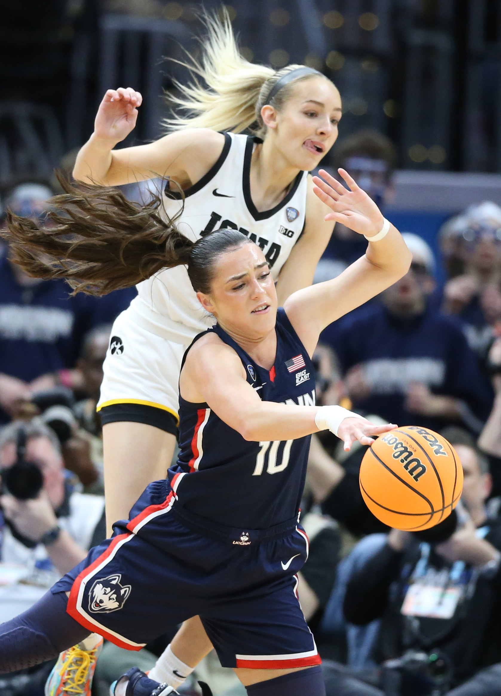 Iowa vs. UConn in Women's Final Four semifinal game, April 5, 2024 ...