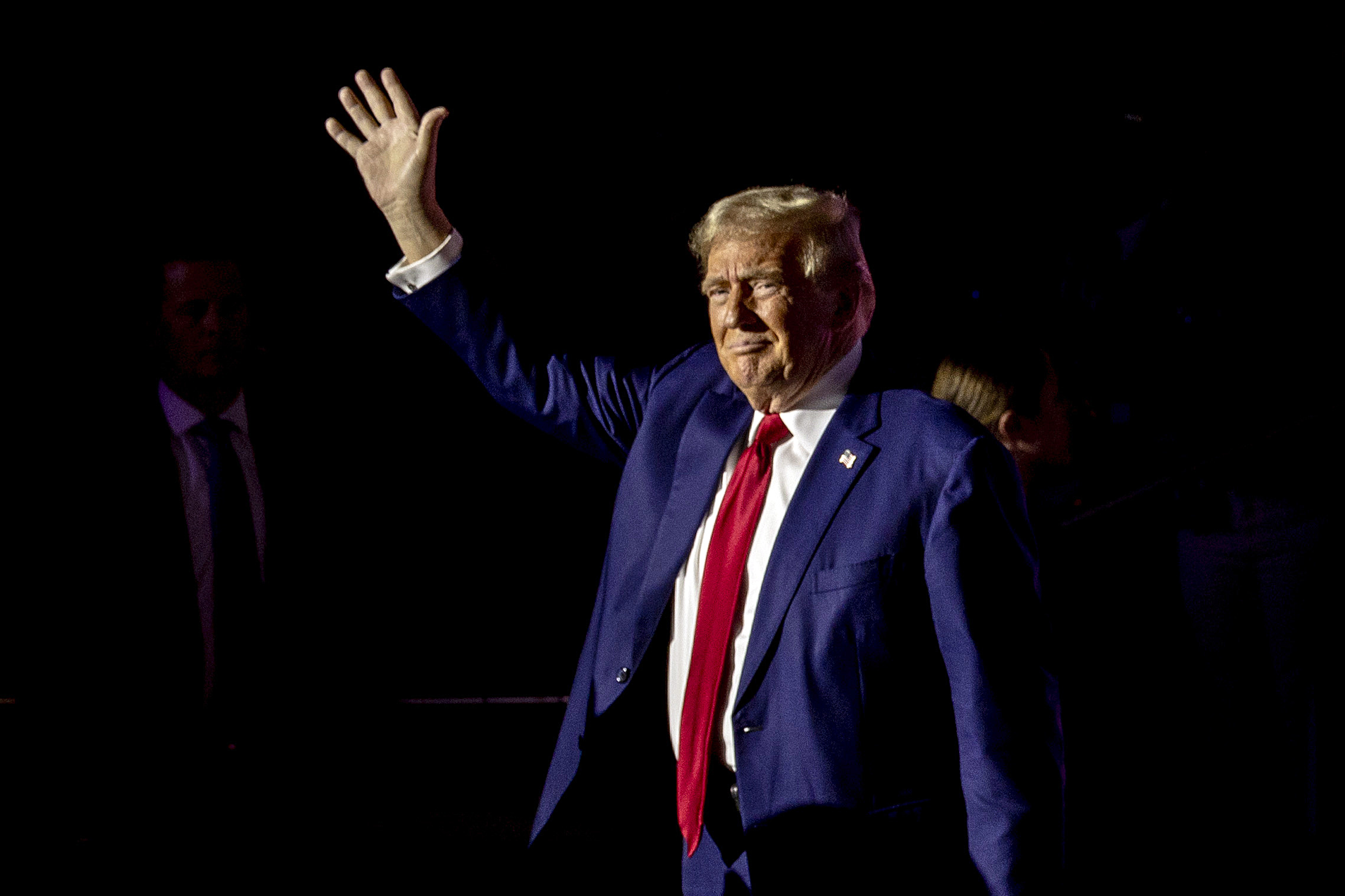 Former President Donald J. Trump draws thousands for town hall in Flint ...