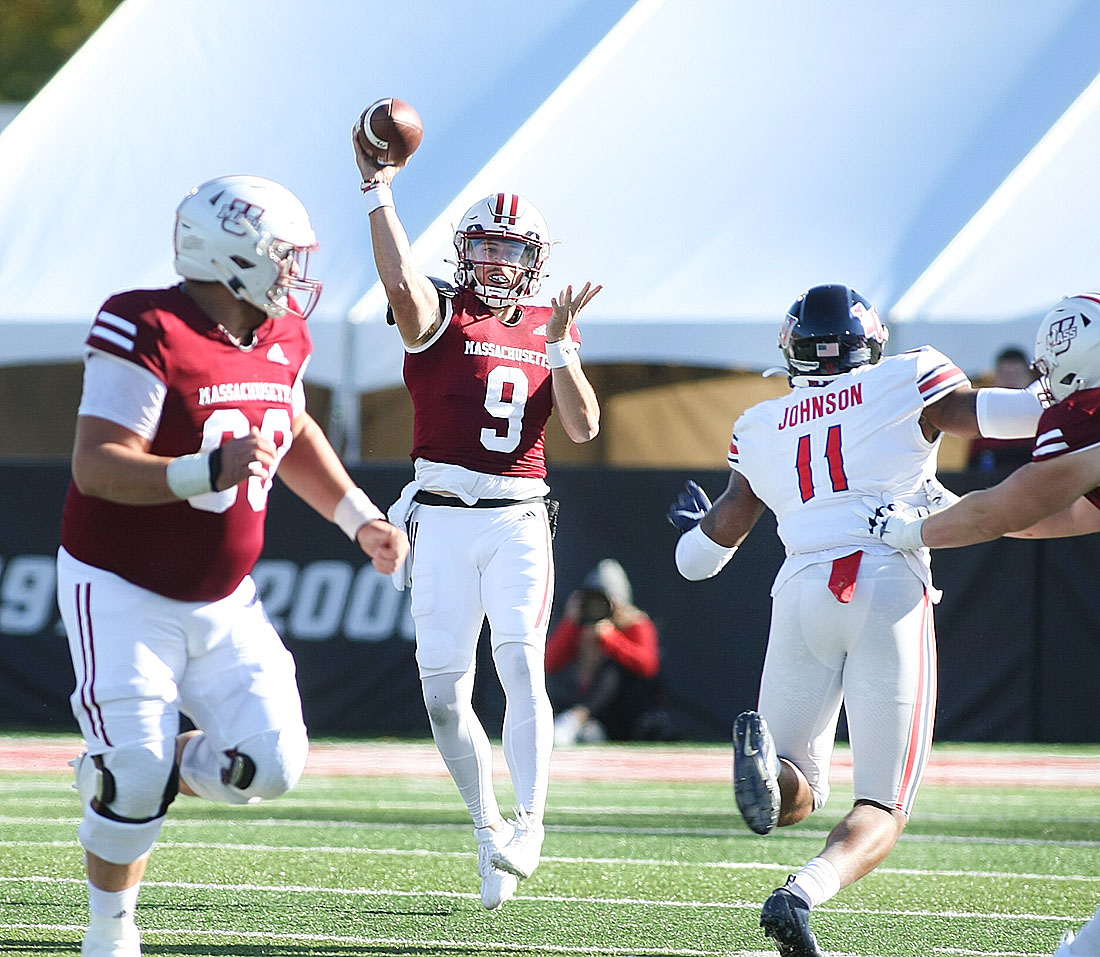 UMass Football vs Liberty 10/8/22 - masslive.com