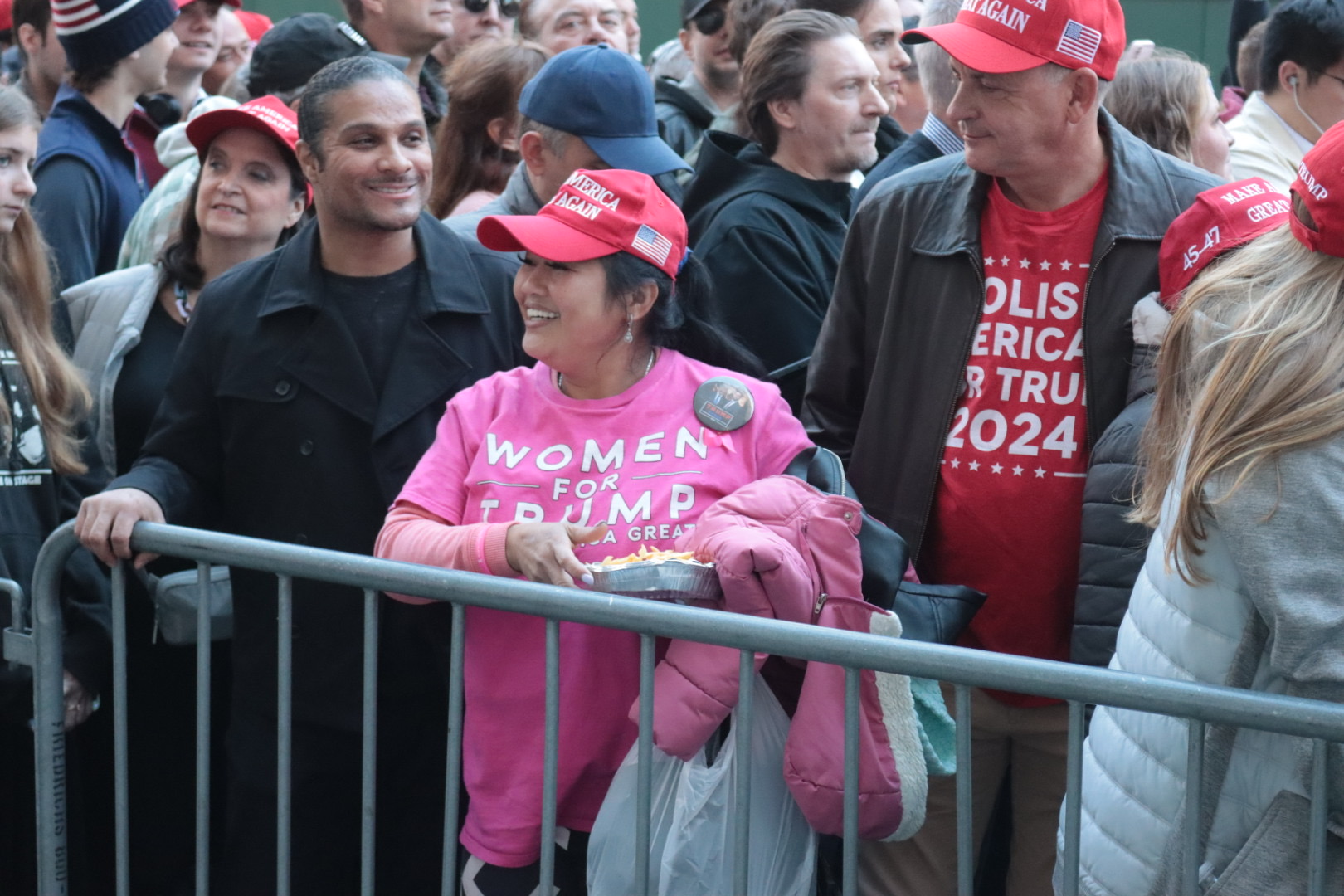 New Yorkers flock to Donald Trump's Madison Square Garden rally ...
