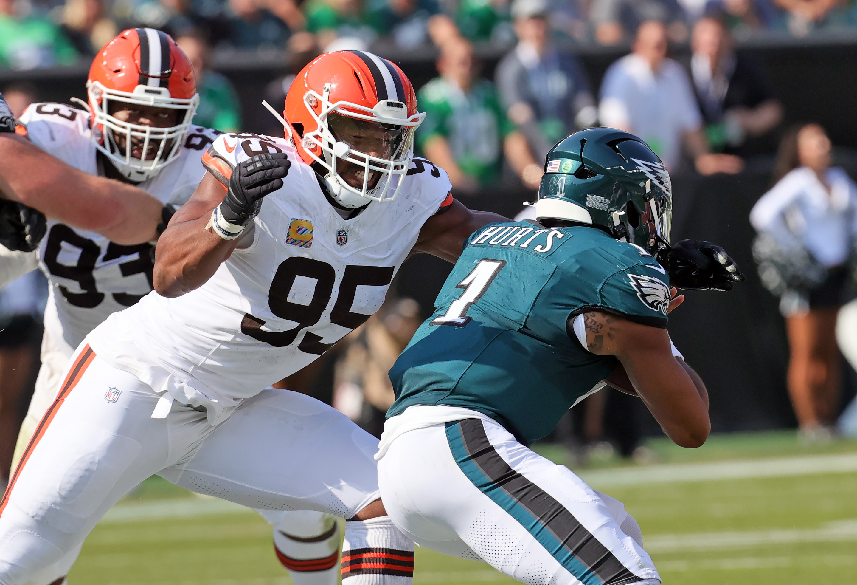 Cleveland Browns defesnive end Myles Garrett vs. the Philadelphia ...
