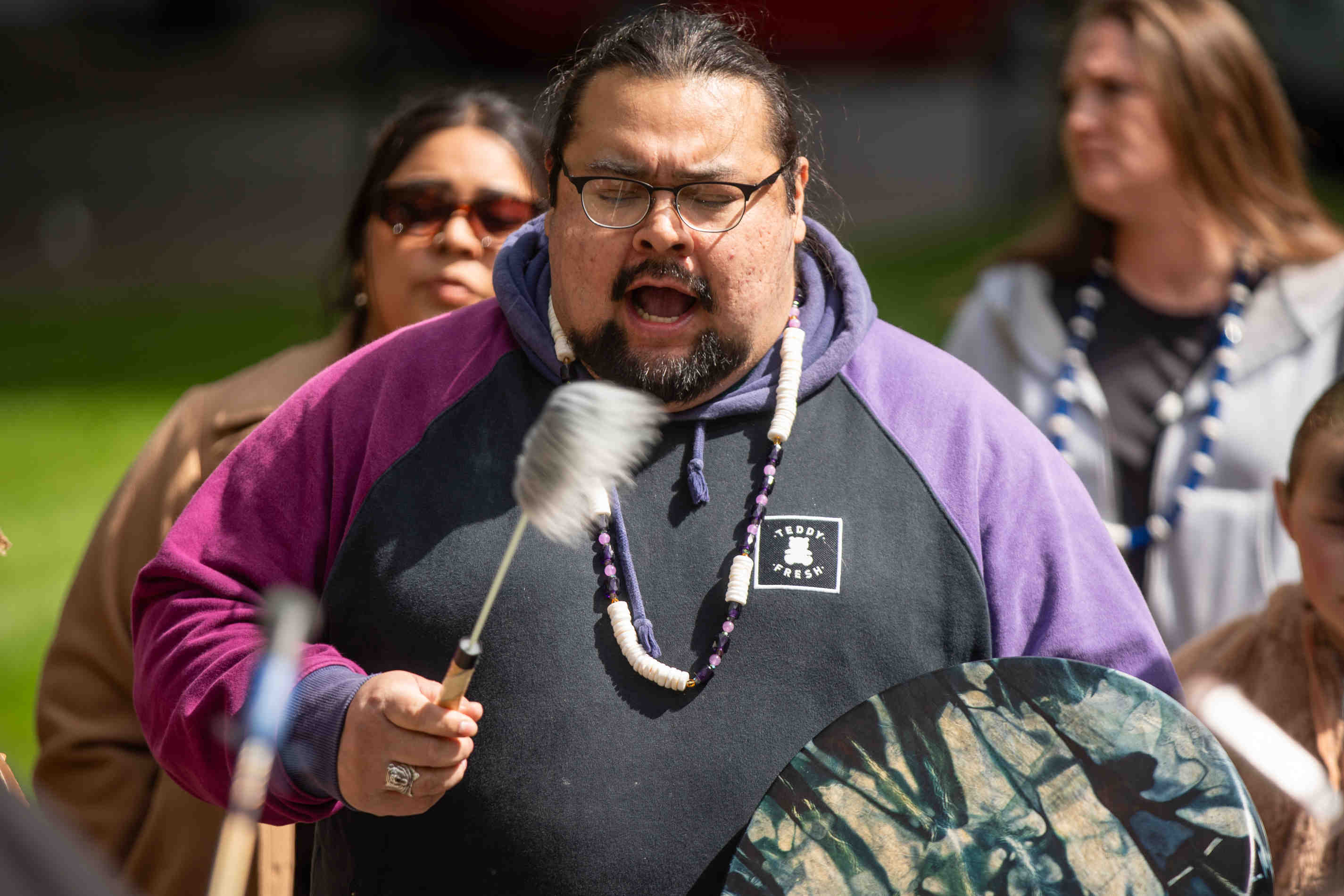 Grand Ronde tribe rallies in Portland over land dispute at Willamette ...