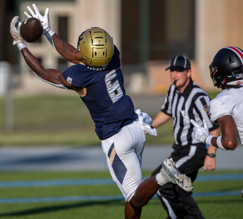 Imhotep defeats Bishop McDevitt 19-14 in Chambersburg Peach Bowl ...