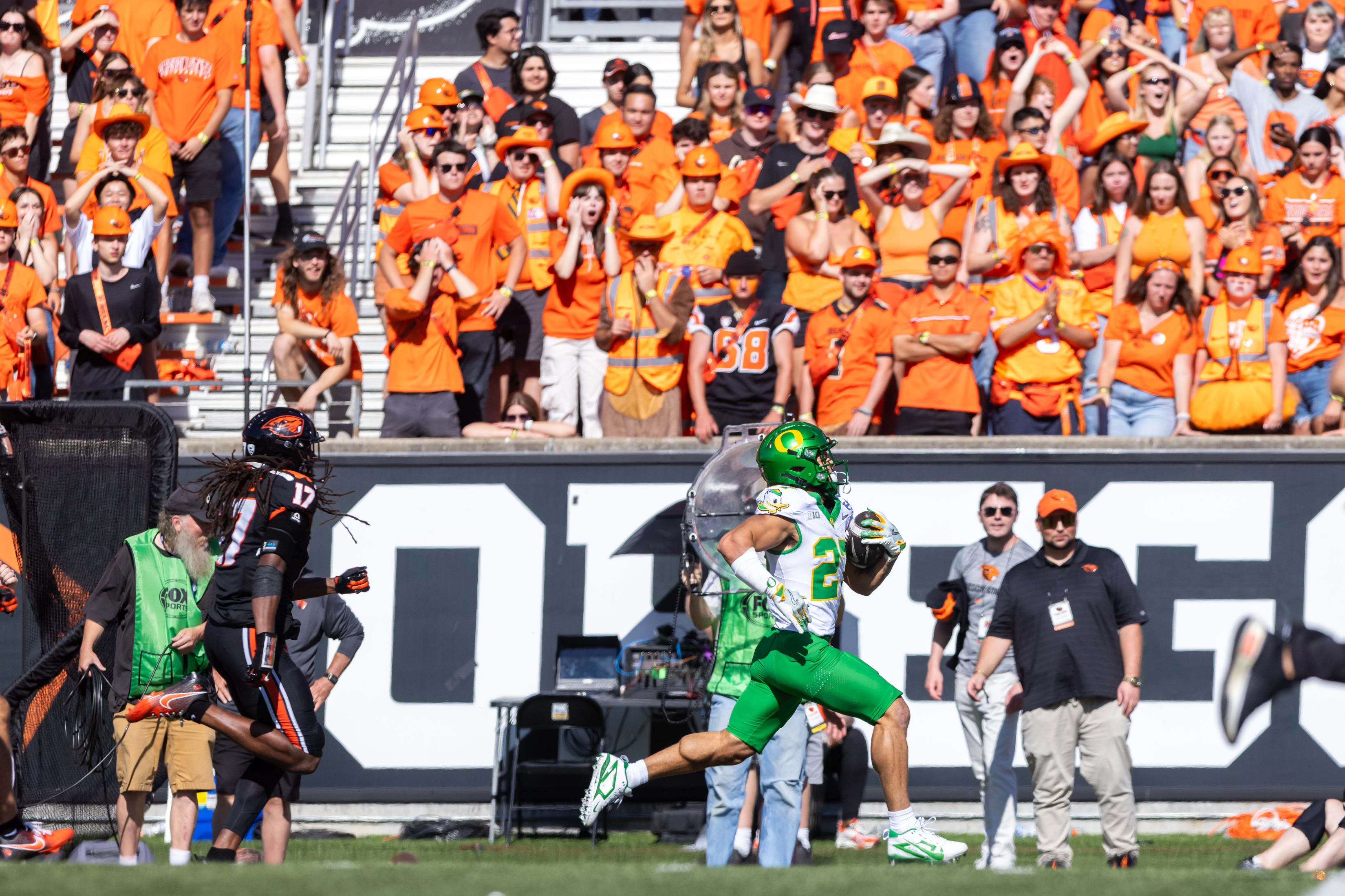 No. 9 Oregon Ducks vs. Oregon State Beavers: Sept. 14, 2024 ...