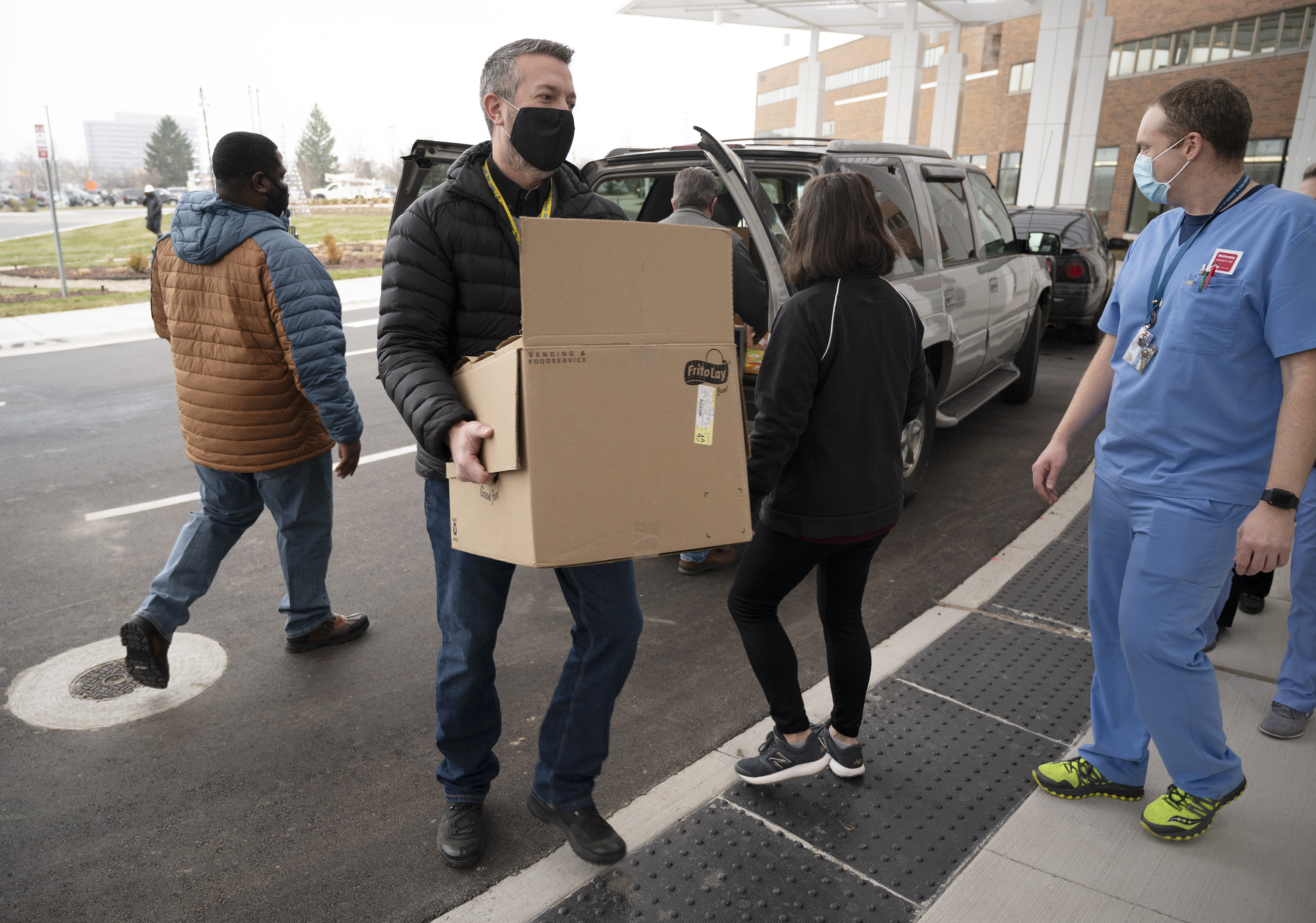 Lunches delivered to frontline health workers at Henry Ford Allegiance ...