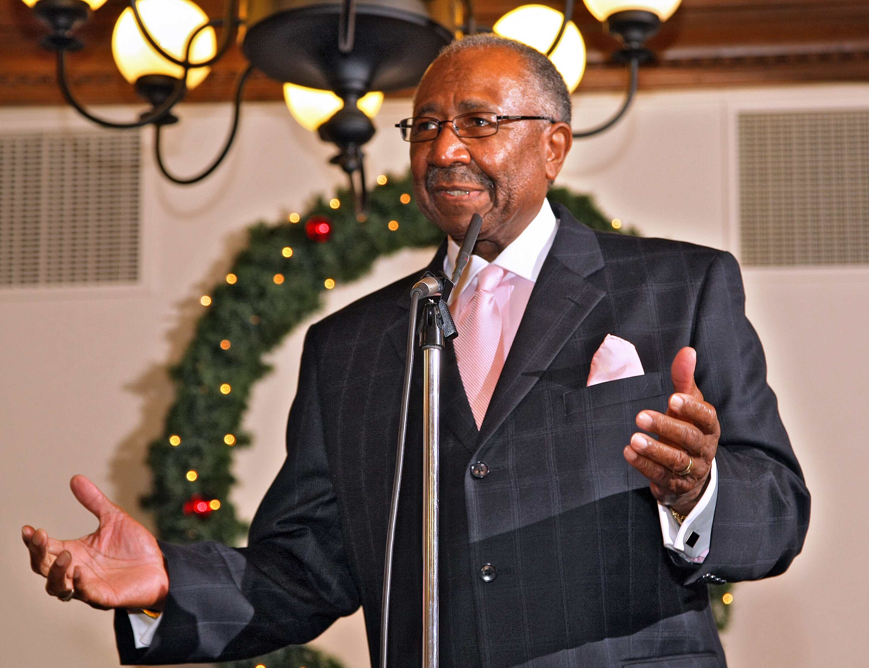Former Syracuse Common Councilor Van Robinson passes away at 87 ...