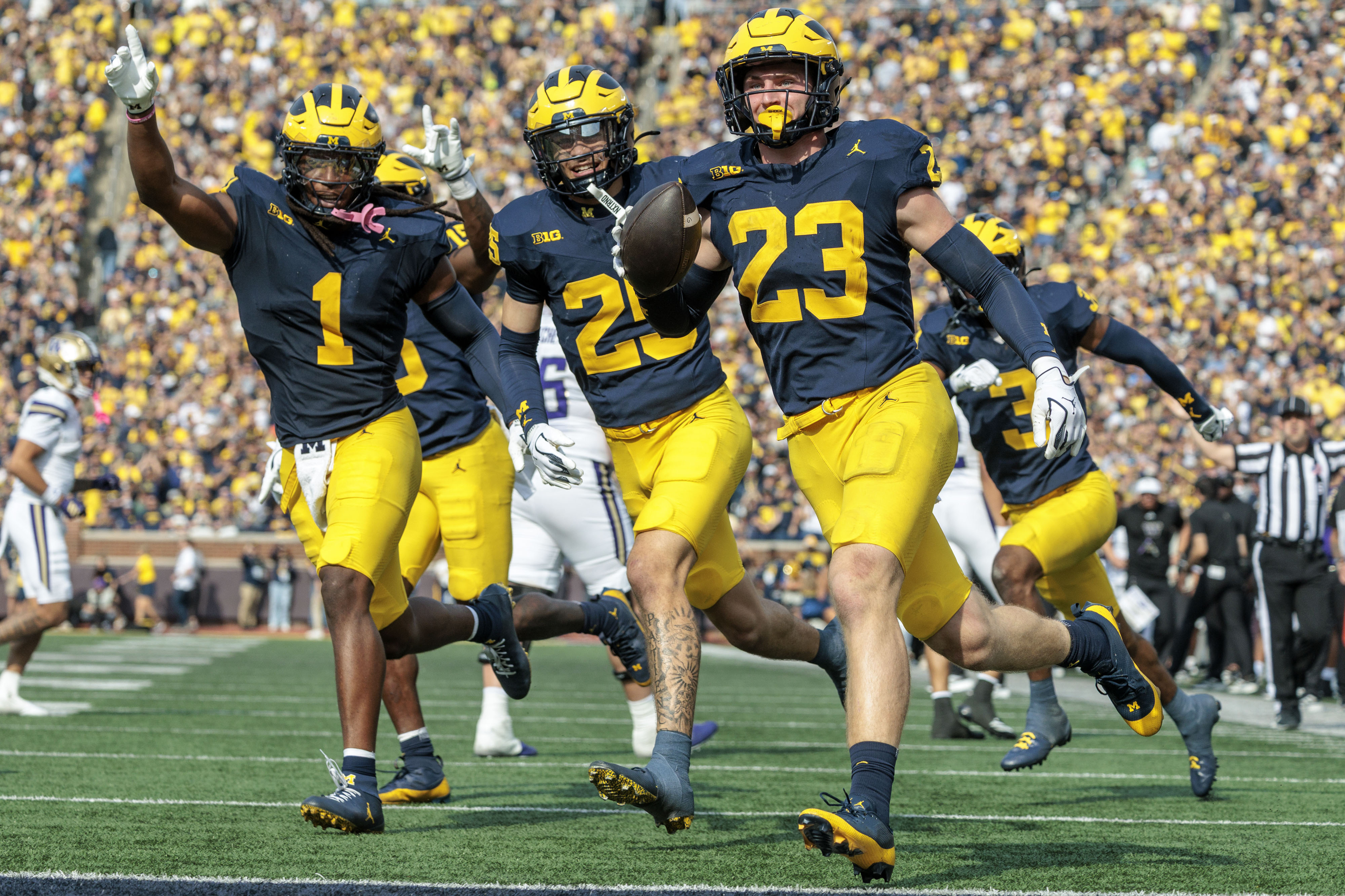 Michigan football hosts Washington - mlive.com