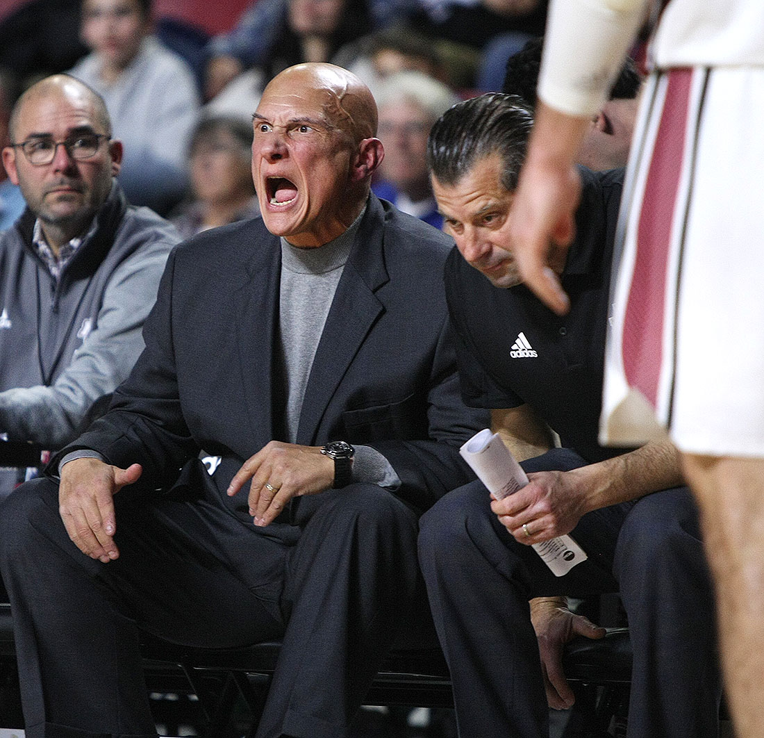 UMass Men's Basketball vs UMass Lowell 12/8/22 - masslive.com