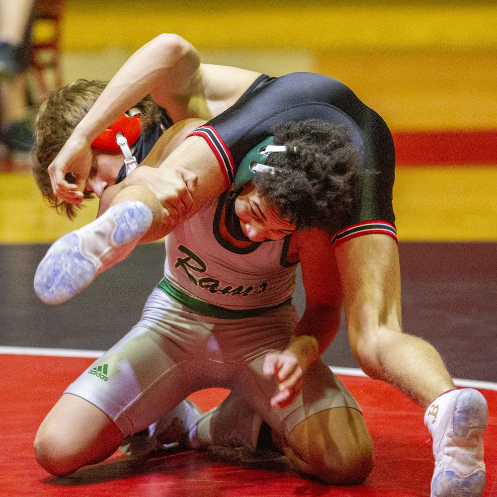 Central Dauphin defeats Cumberland Valley in wrestling - pennlive.com