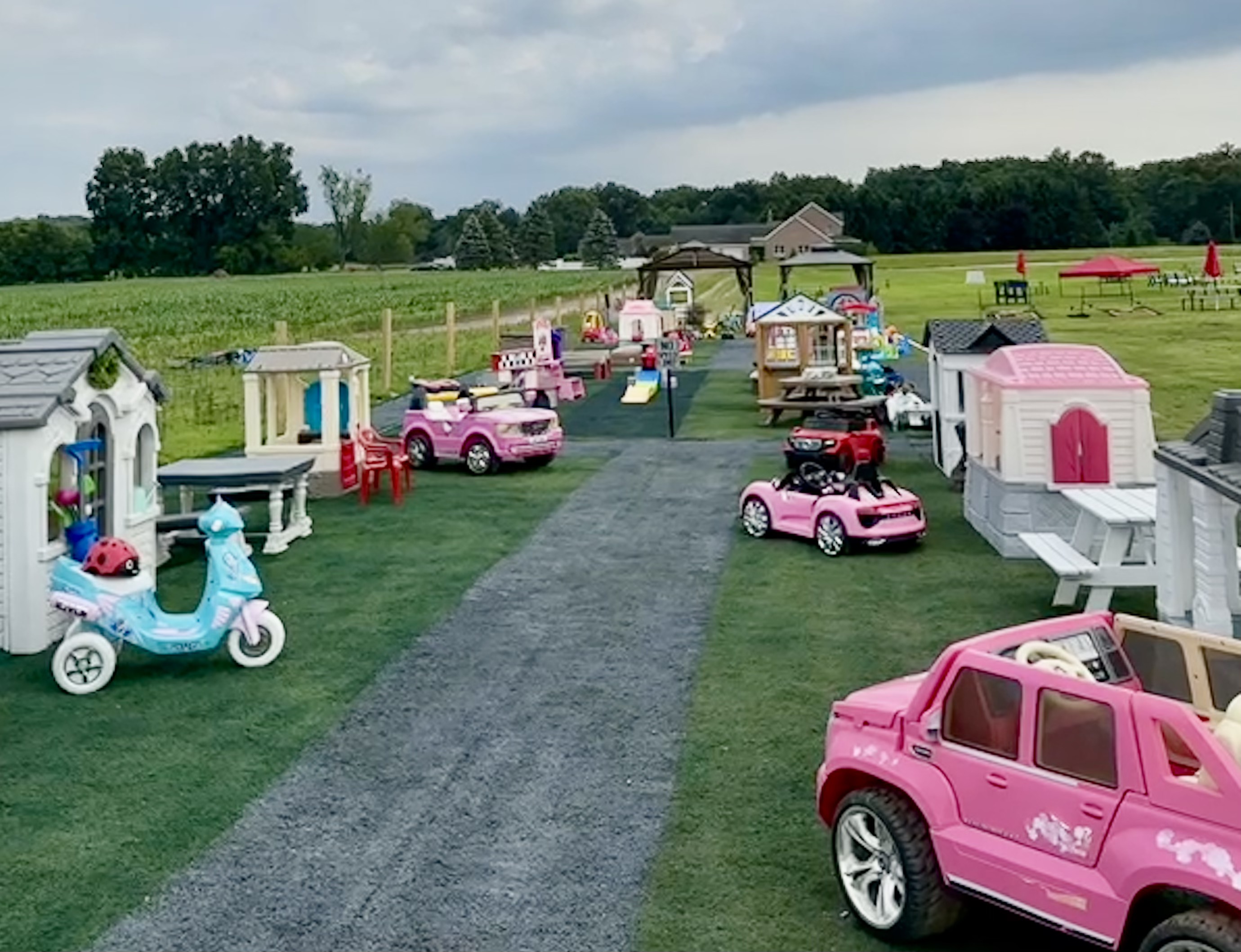 New restaurant offers big backyard - mlive.com