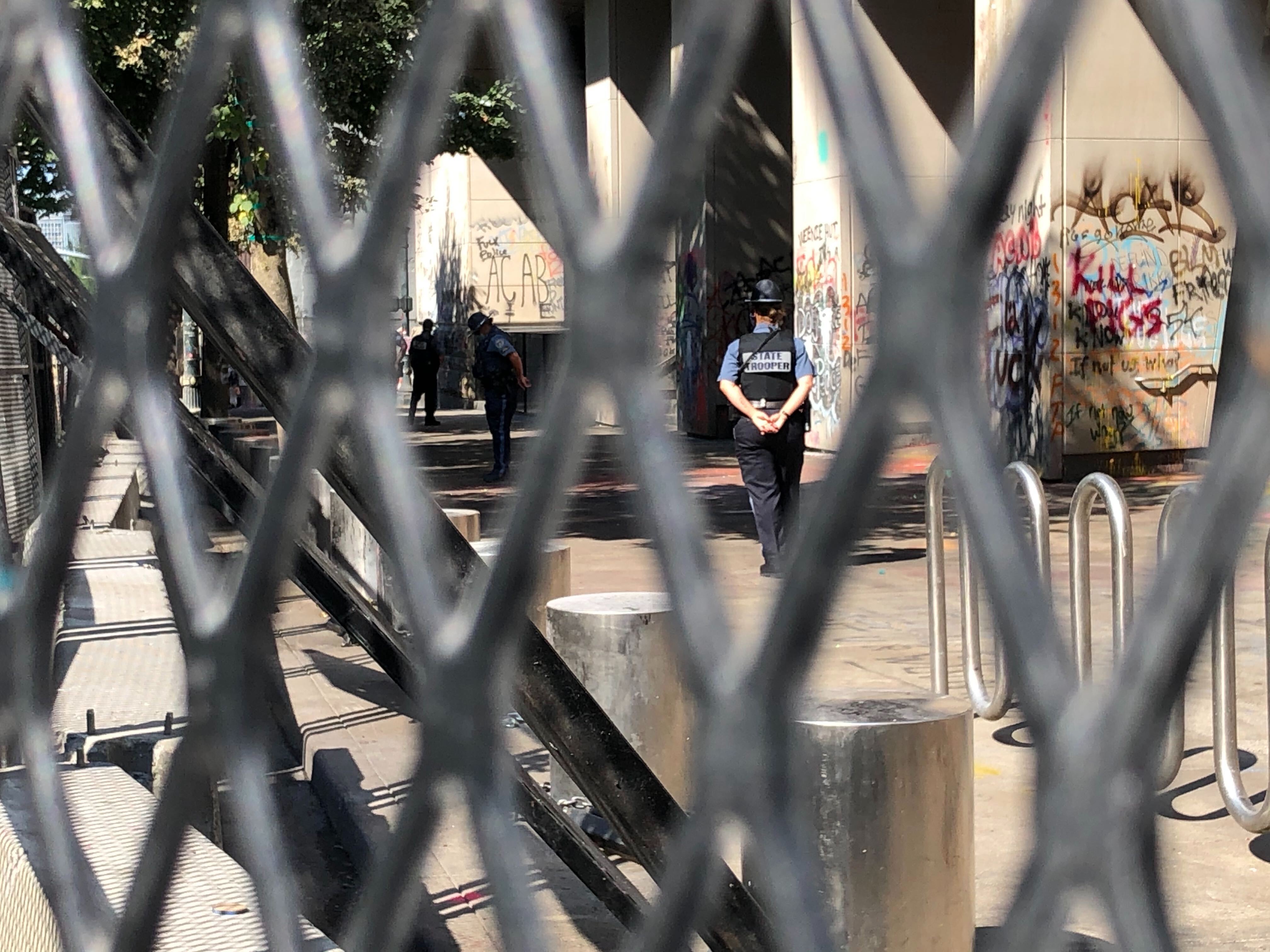 Oregon State Police at federal courthouse - oregonlive.com