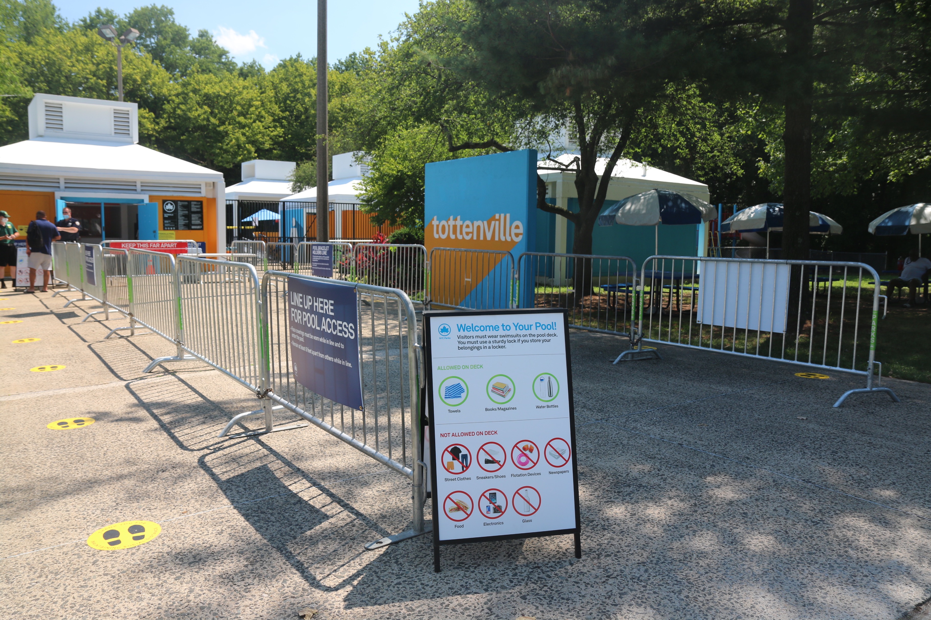 Swimmers get cool at Tottenville Pool - silive.com