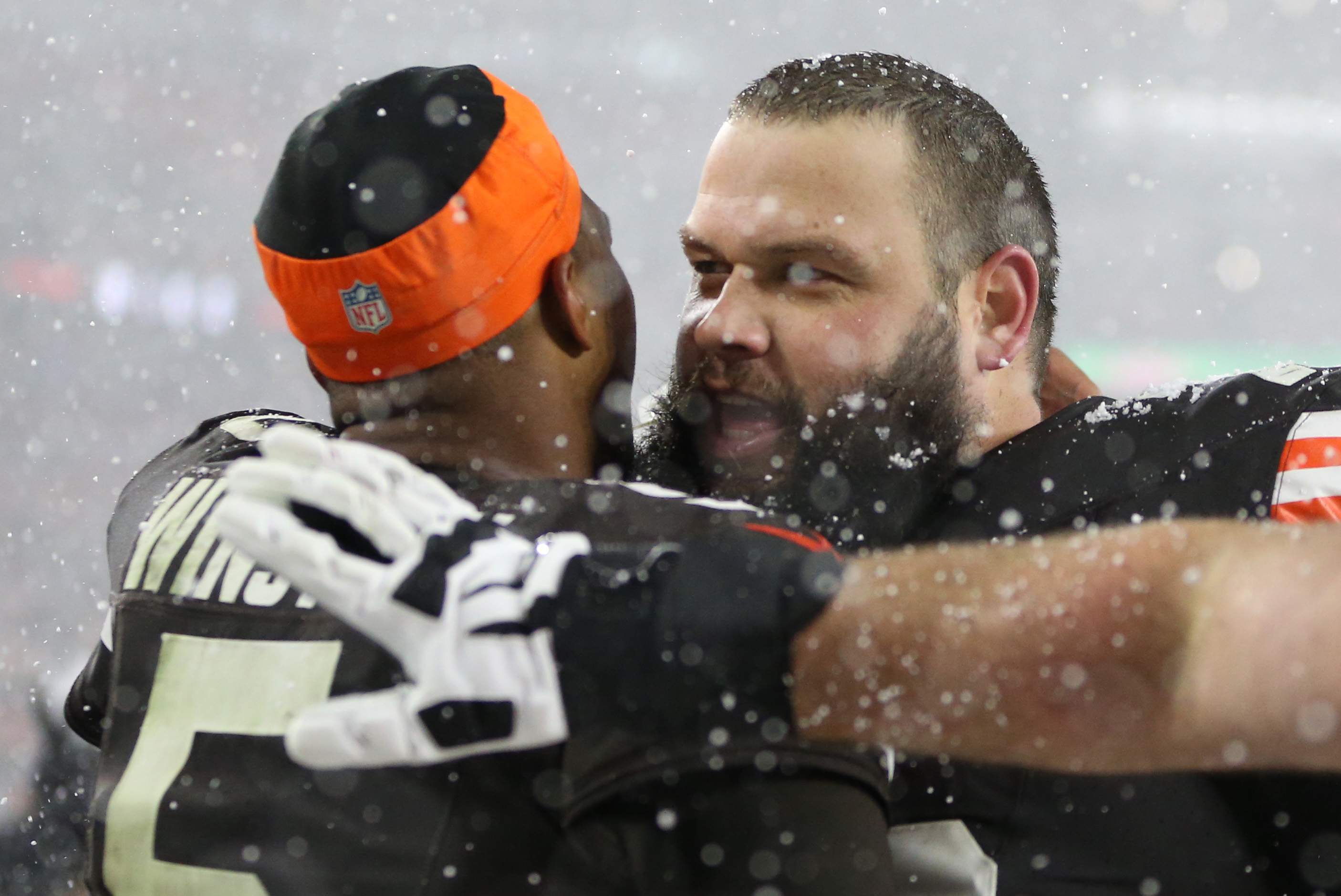 Cleveland Browns quarterback Jameis Winston vs. the Pittsburgh Steelers ...