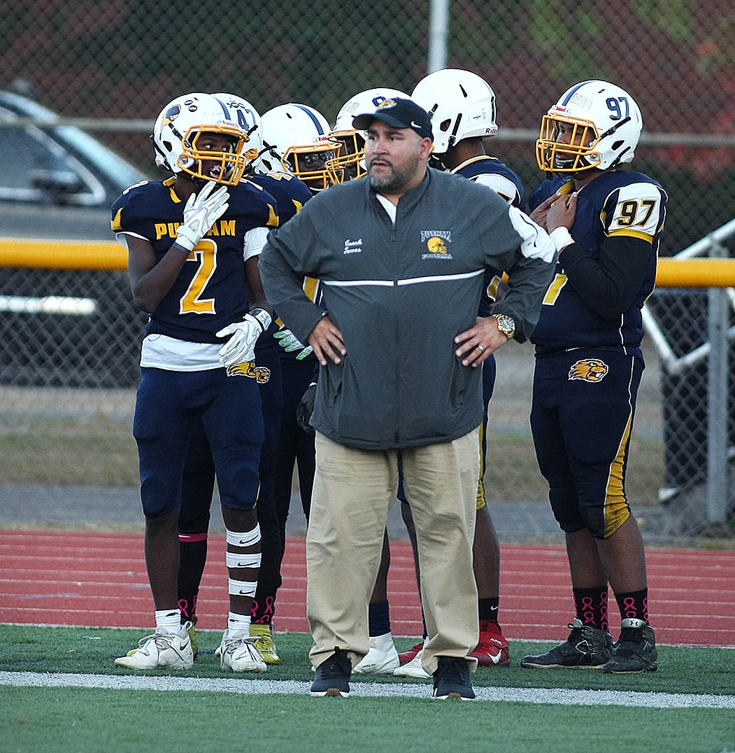 South Hadley vs Putnam Football 10/21/22 - masslive.com
