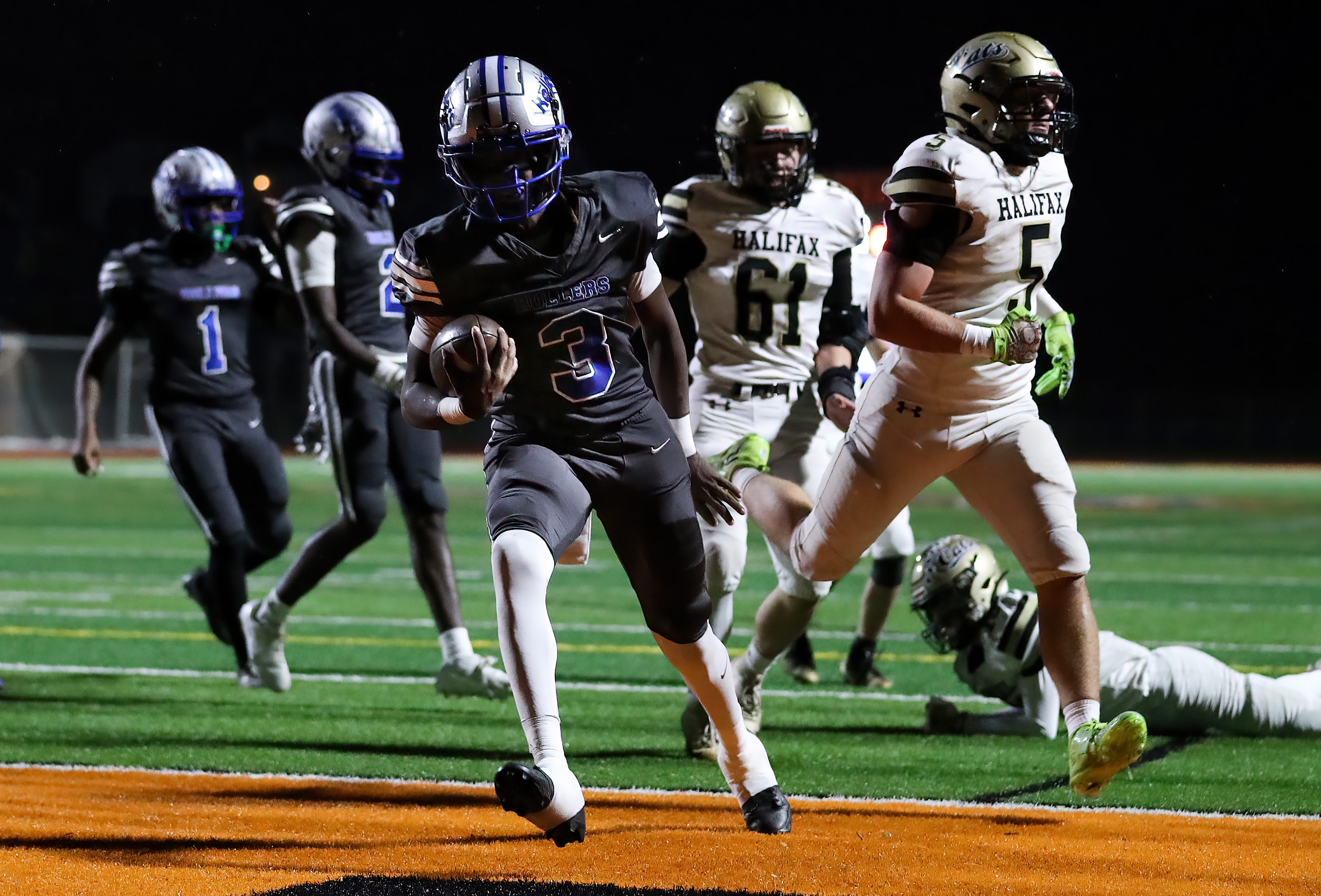 Halifax vs. Steel-High in District 3 2A final of football championships ...
