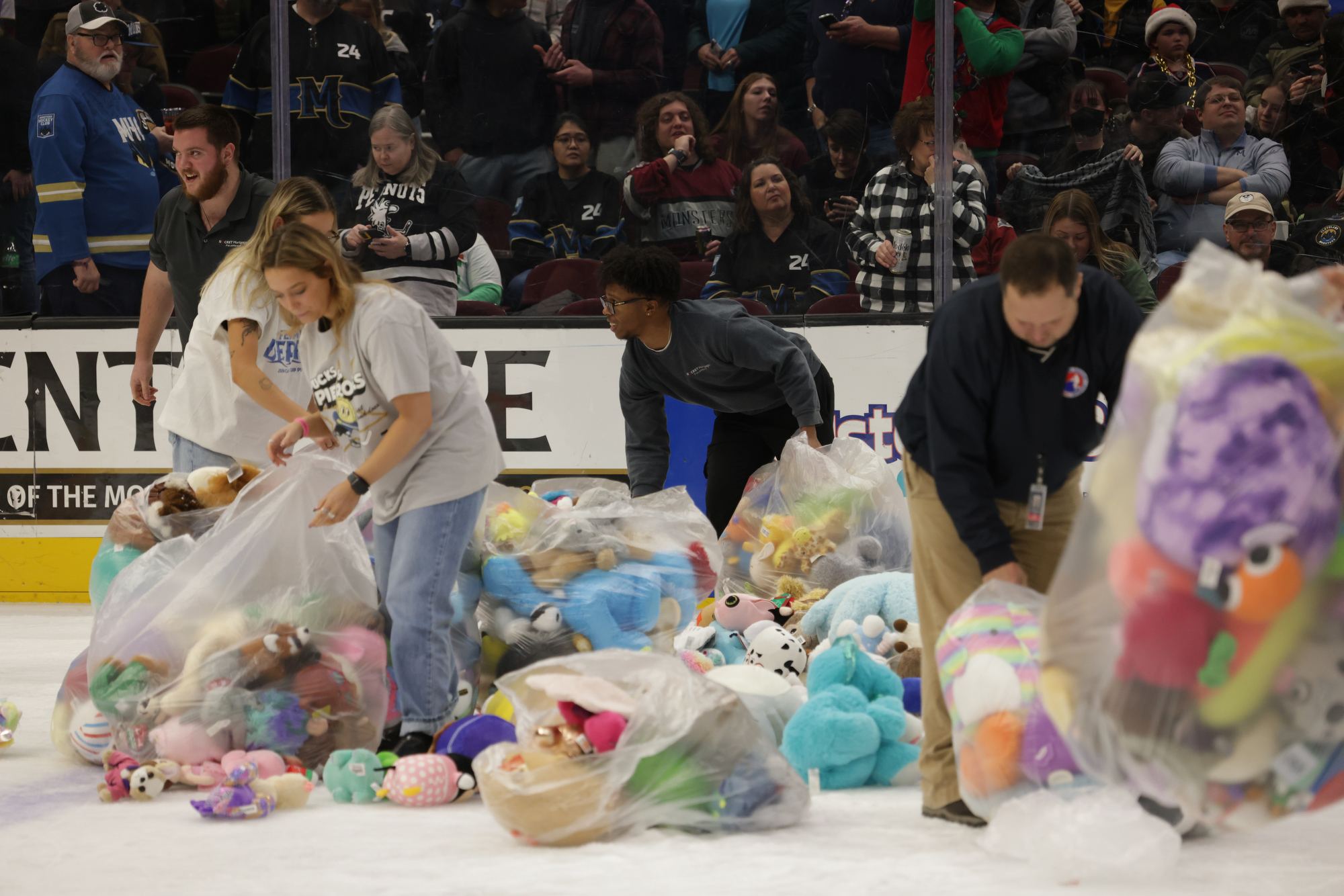 Teddy Bear Toss at Cleveland Monsters game - cleveland.com