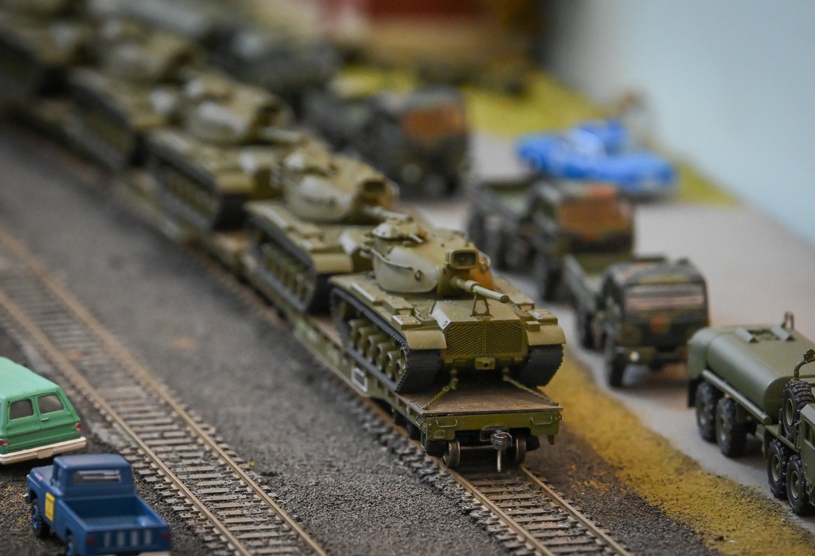 Model railroading draws young train enthusiasts to Union Station ...