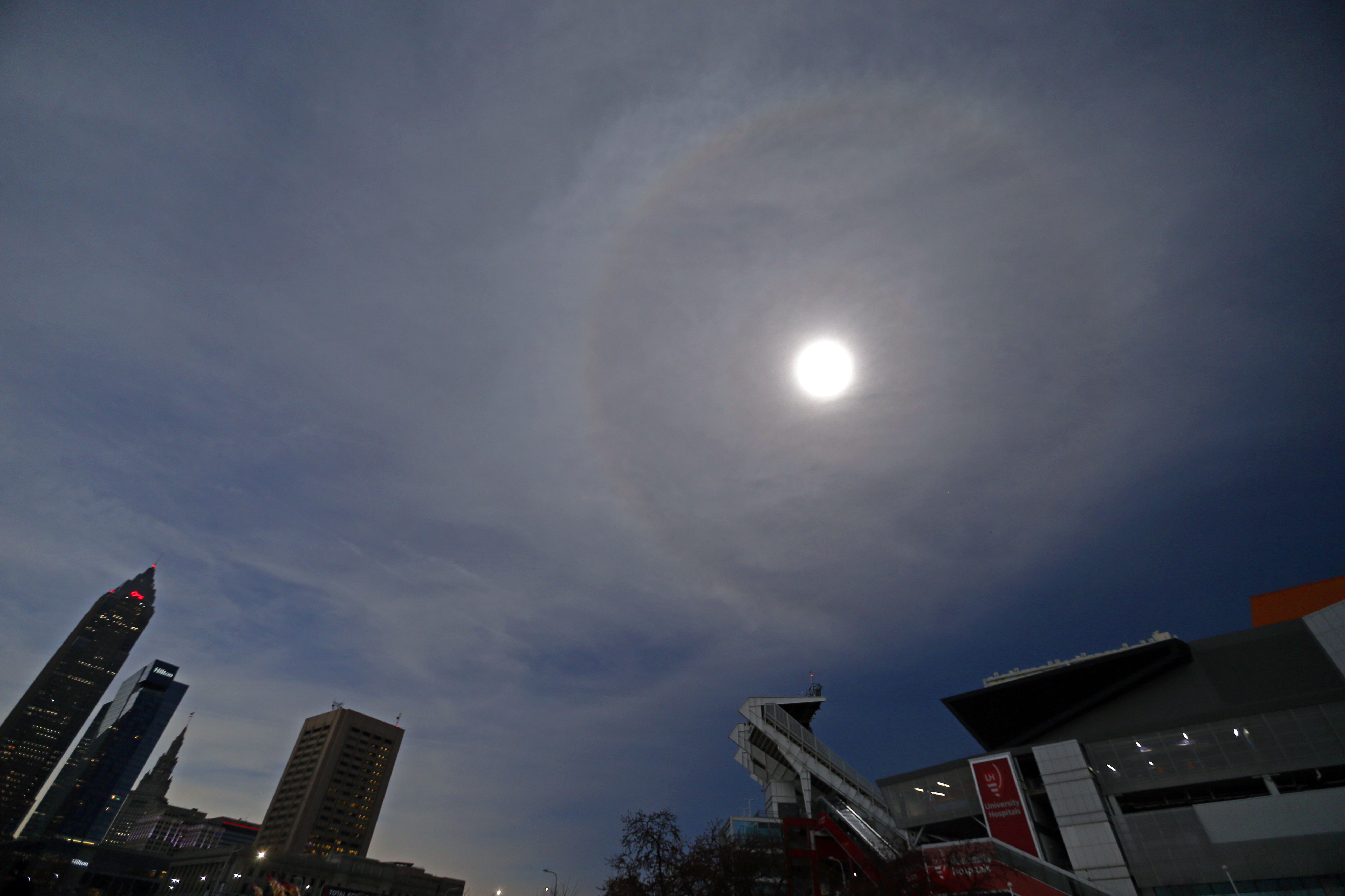 Cleveland total solar eclipse at Great Lakes Science Center, April 8 ...