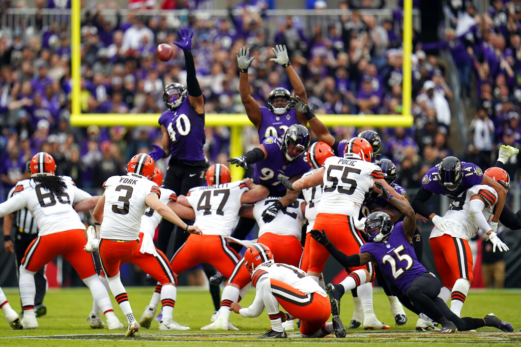 Cleveland Browns kicker Cade York's blocked field goal attempt for a ...