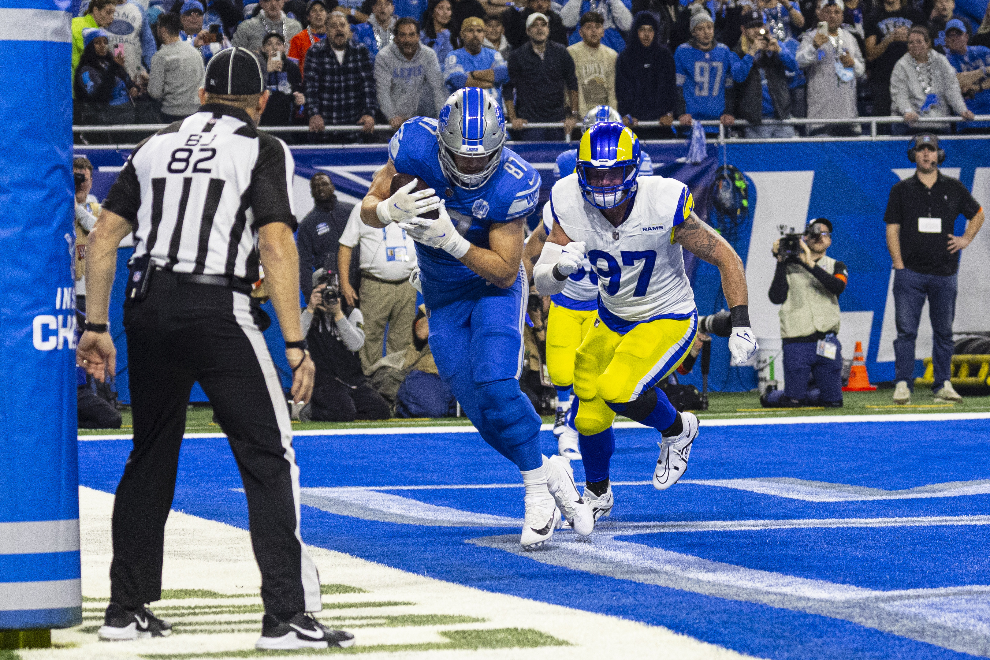 Top 32 photos from Lions first playoff win in over three decades ...