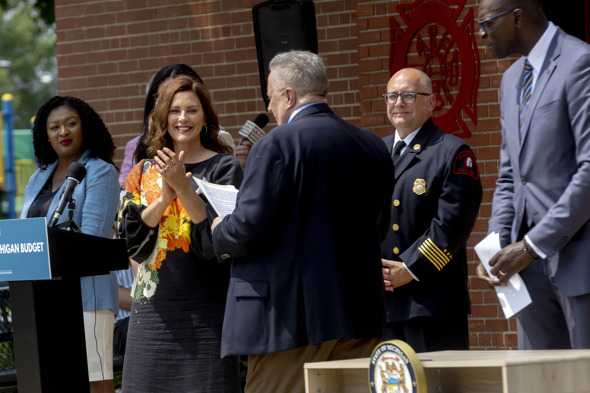 Gov. Gretchen Whitmer signs largest state budget in Michigan history ...