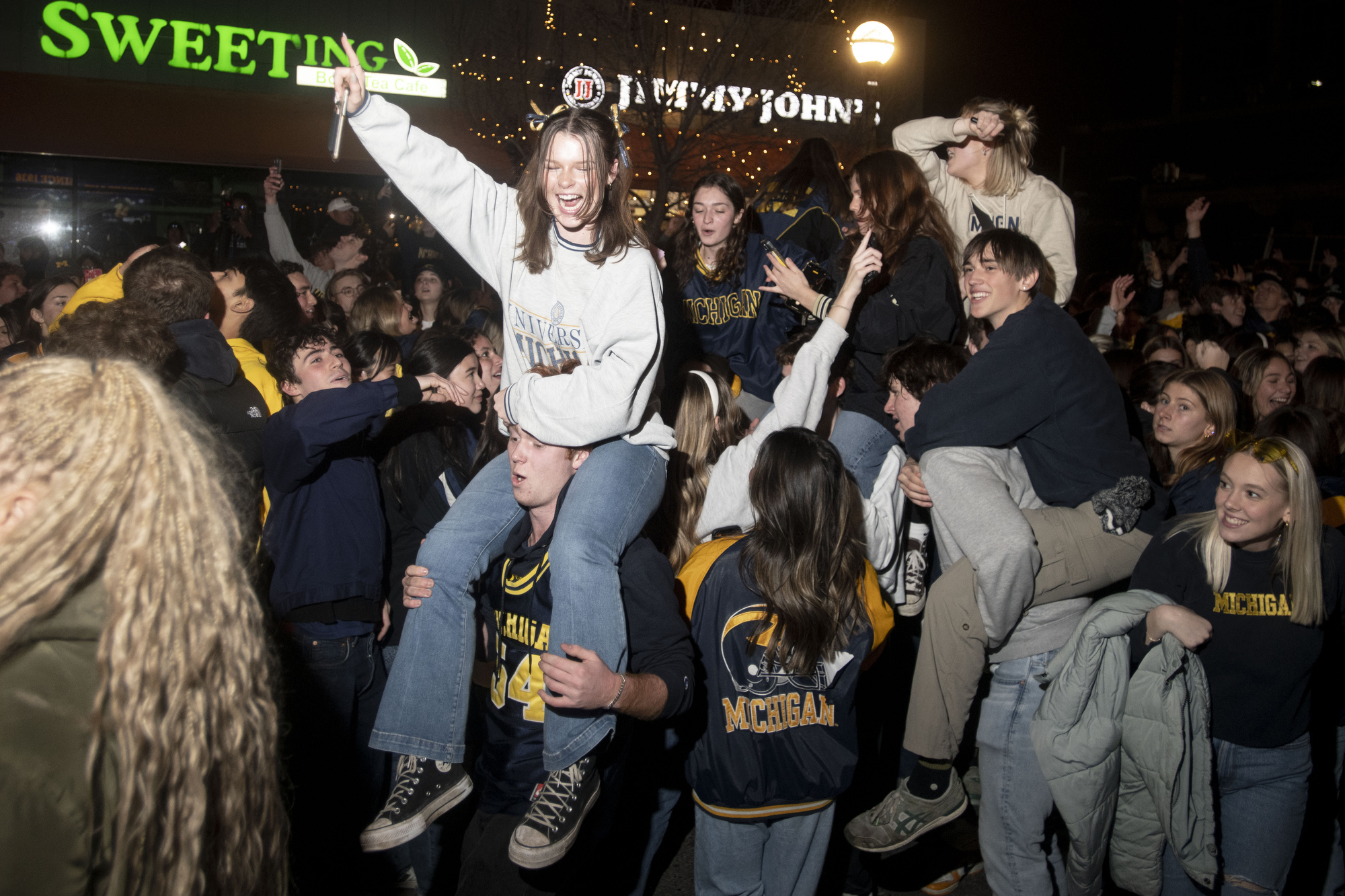 Fans celebrate in Ann Arbor after Michigan football wins national ...