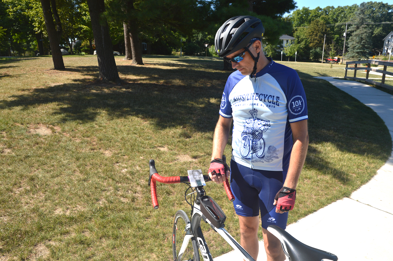 Kalamazoo man raises money for Black Lives Matter movement with 1,000 ...