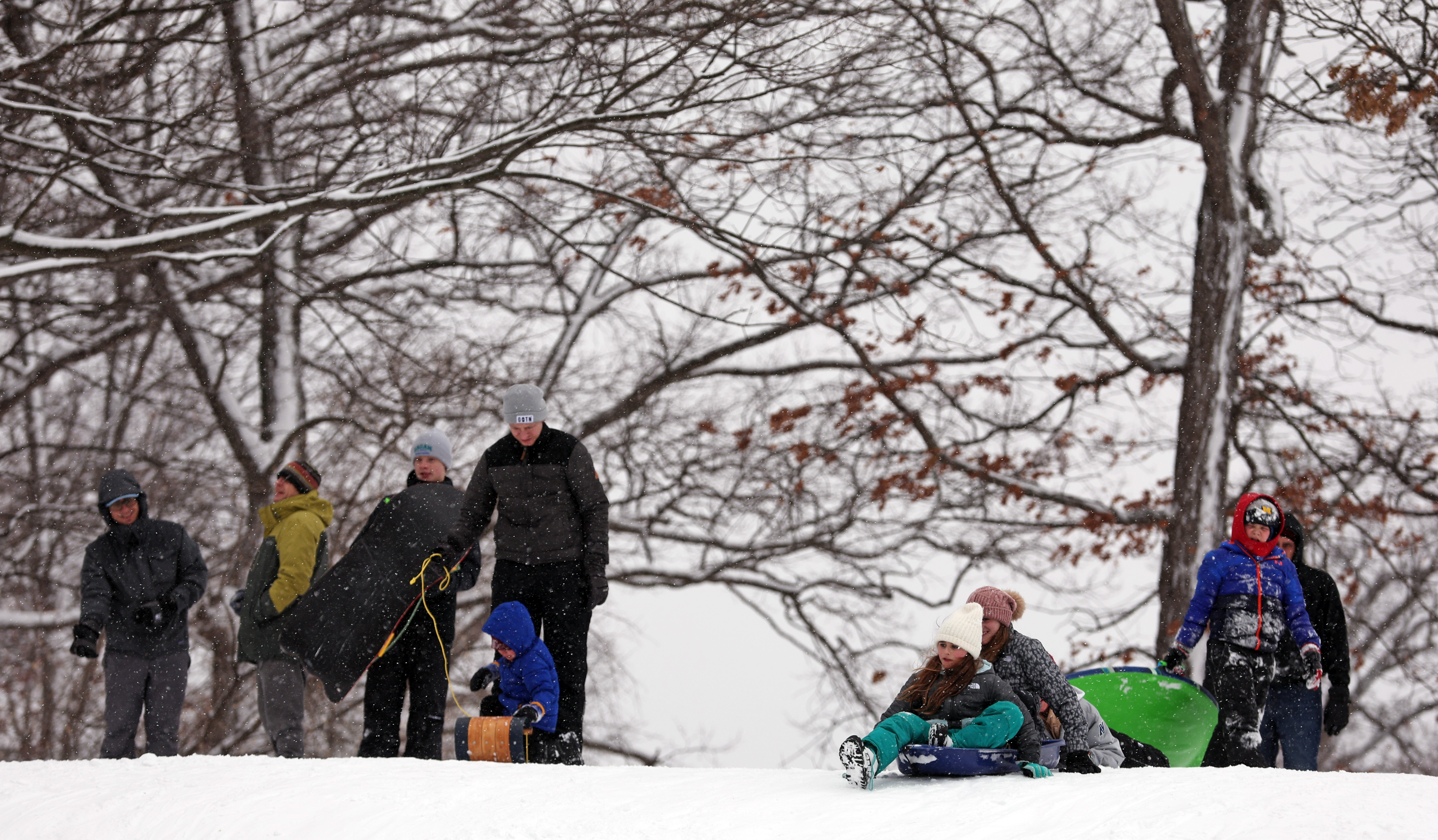 Winter storm drops heavy snow on Northeast Ohio, February 16, 2025 ...