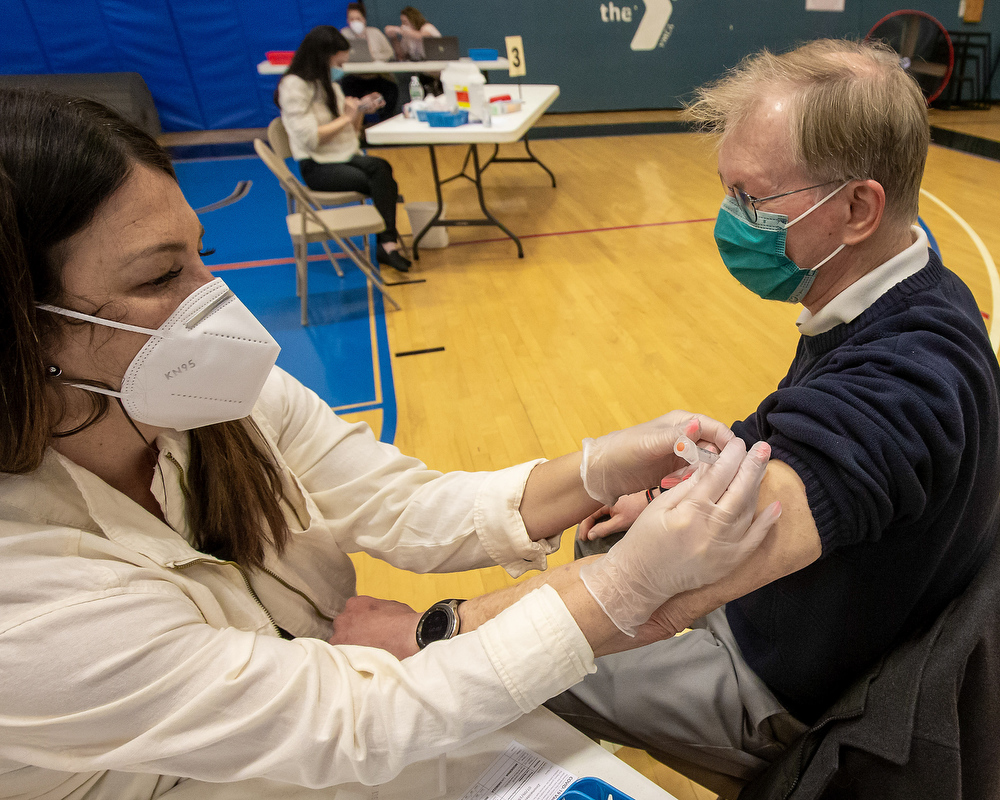 Vaccination clinc sponsored by LeSean McCoy and his foundation Shades ...