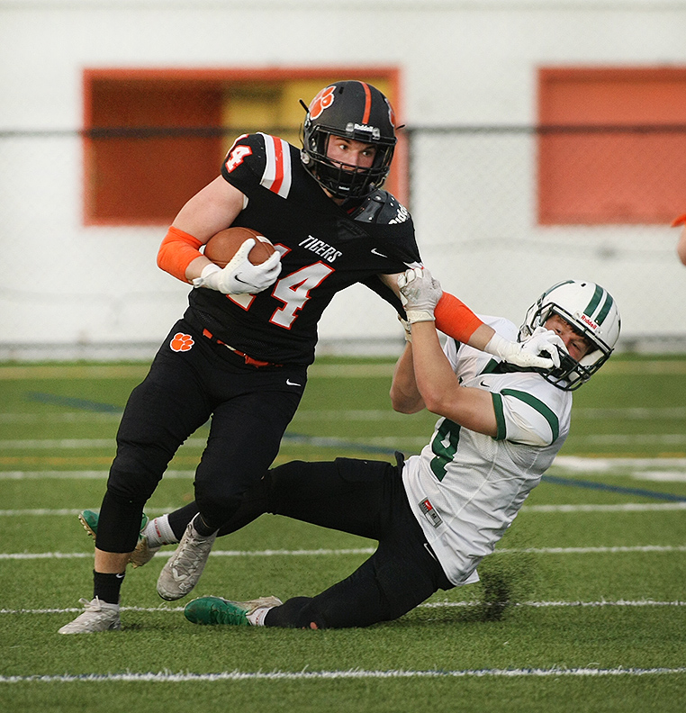 Ware vs South Hadley Football 3/26/21 - masslive.com