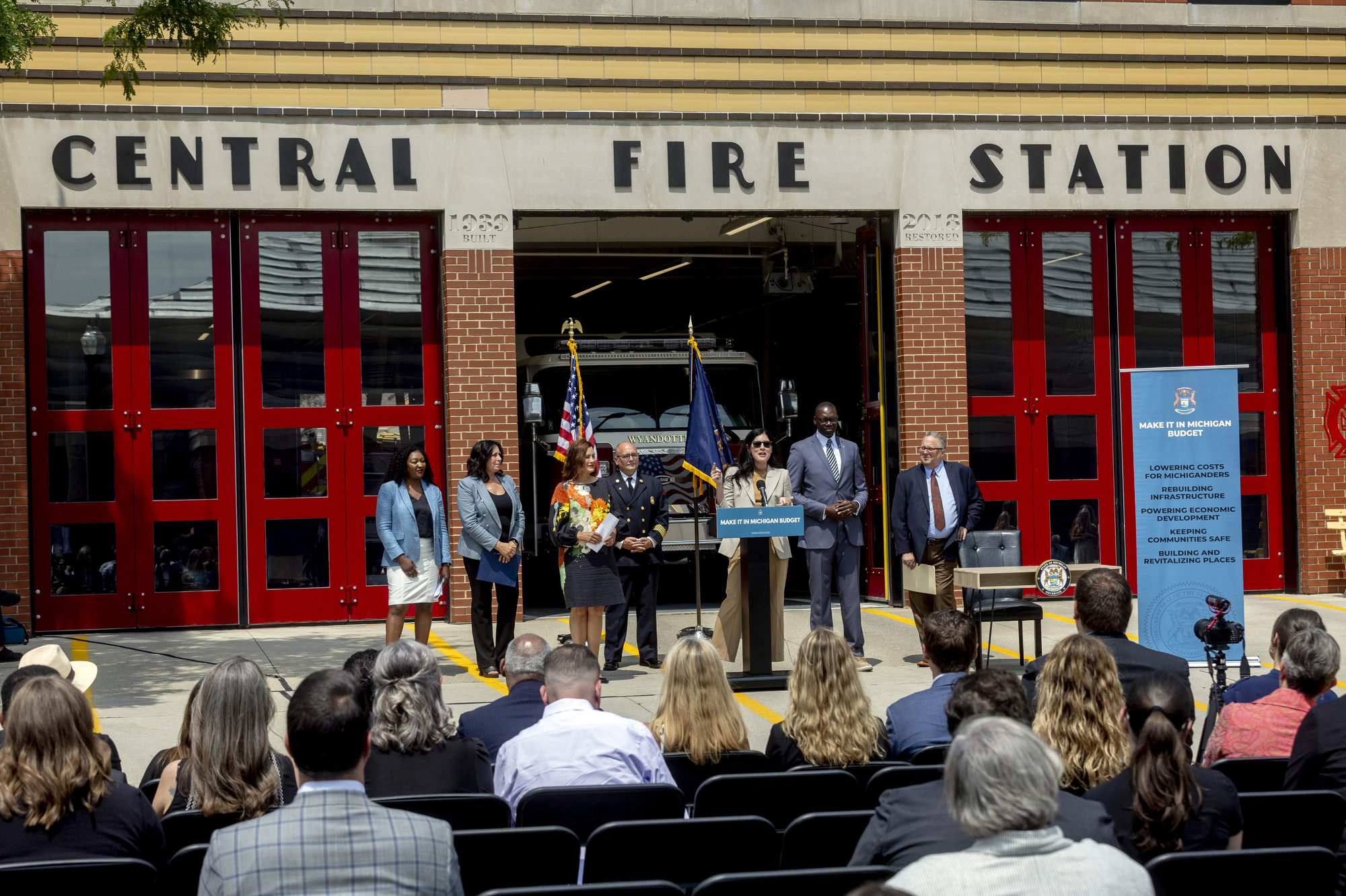 Gov. Gretchen Whitmer signs largest state budget in Michigan history ...