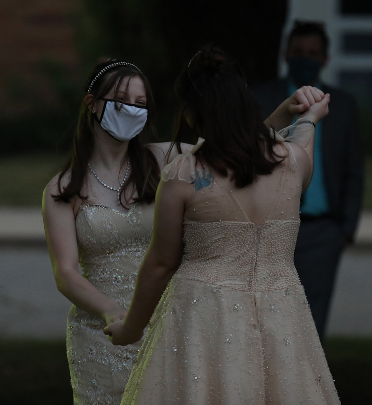 Comstock celebrates prom - mlive.com