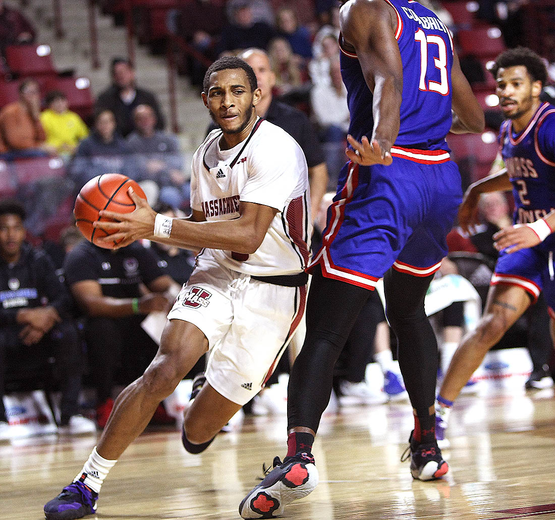UMass Men's Basketball vs UMass Lowell 12/8/22 - masslive.com