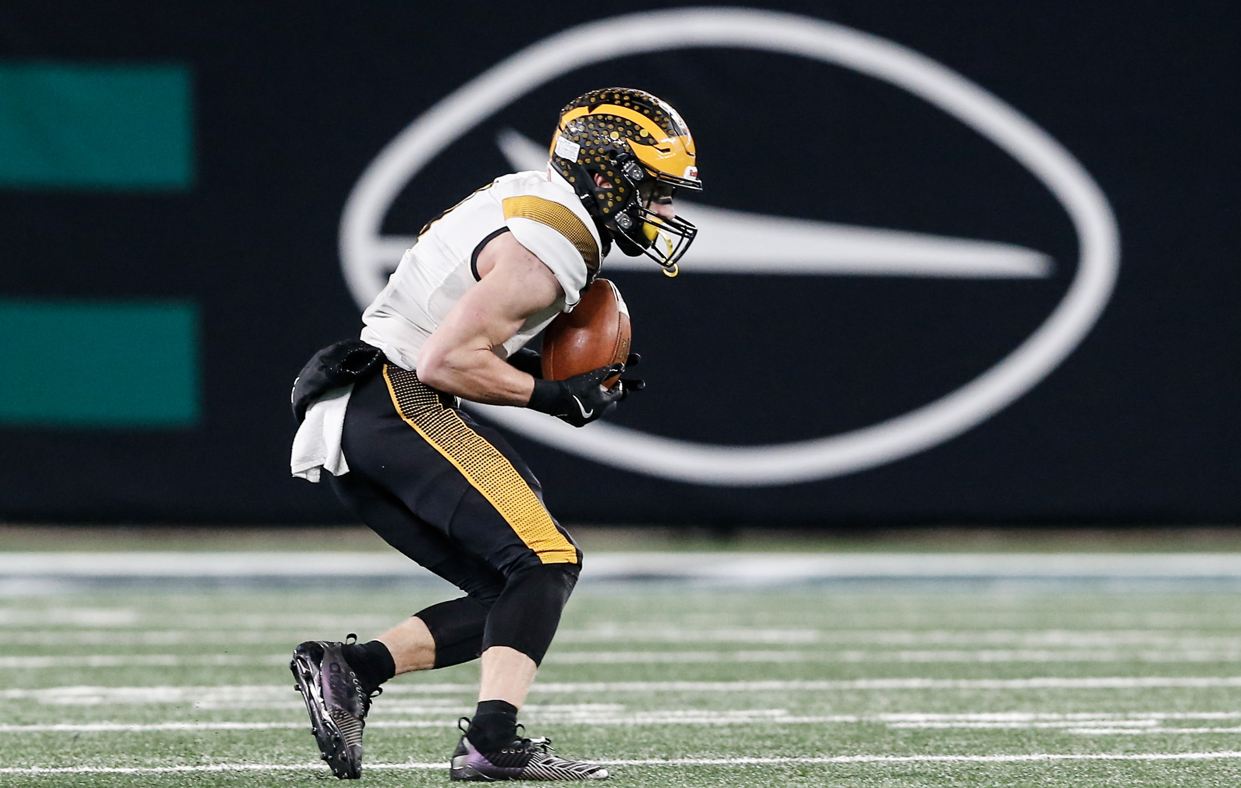 Football: NJSIAA Group 1 Championship, Glassboro vs. Cedar Grove ...