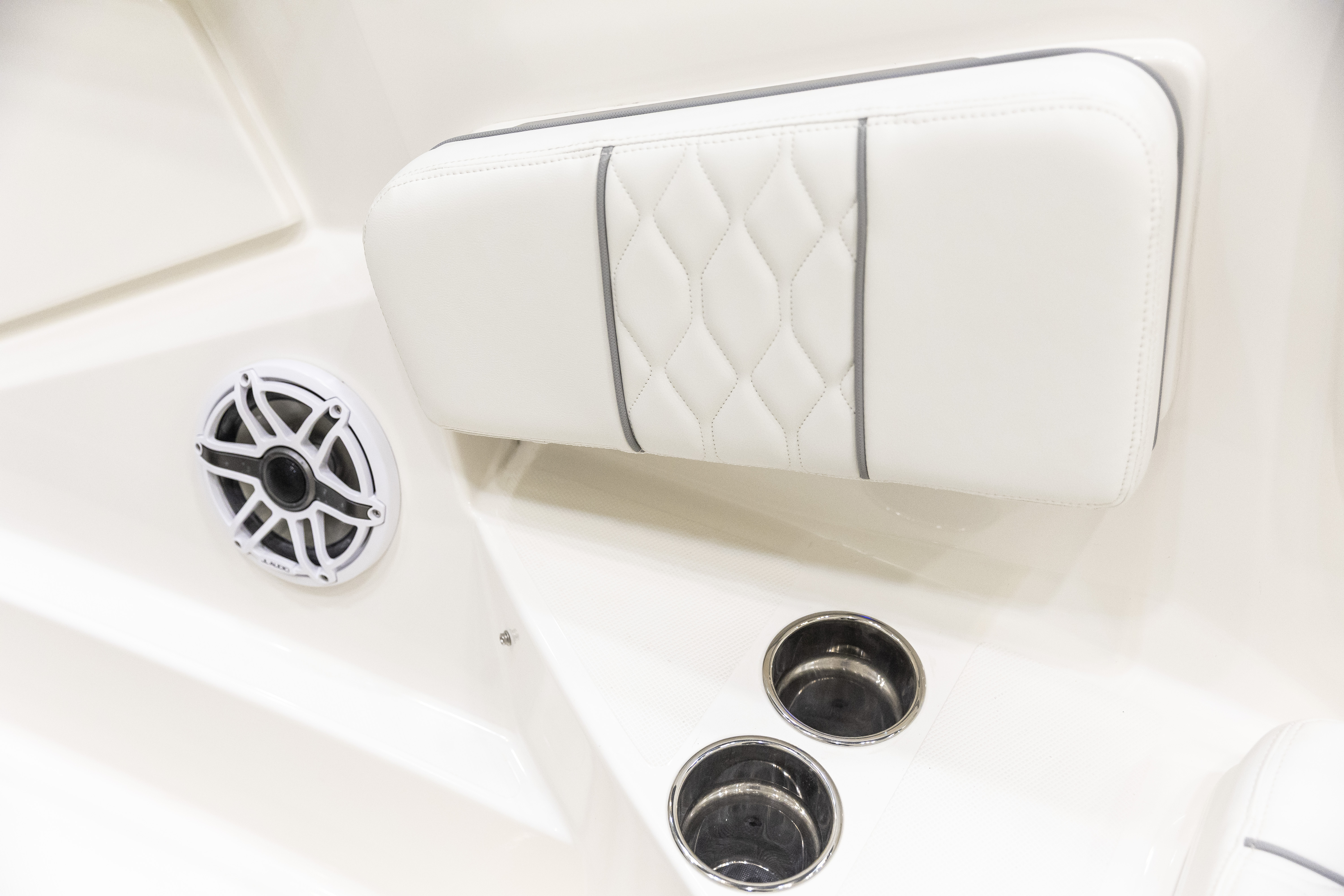 $1.8M luxury yacht earns ‘Queen of the Show’ at 2026 Grand Rapids Boat ...