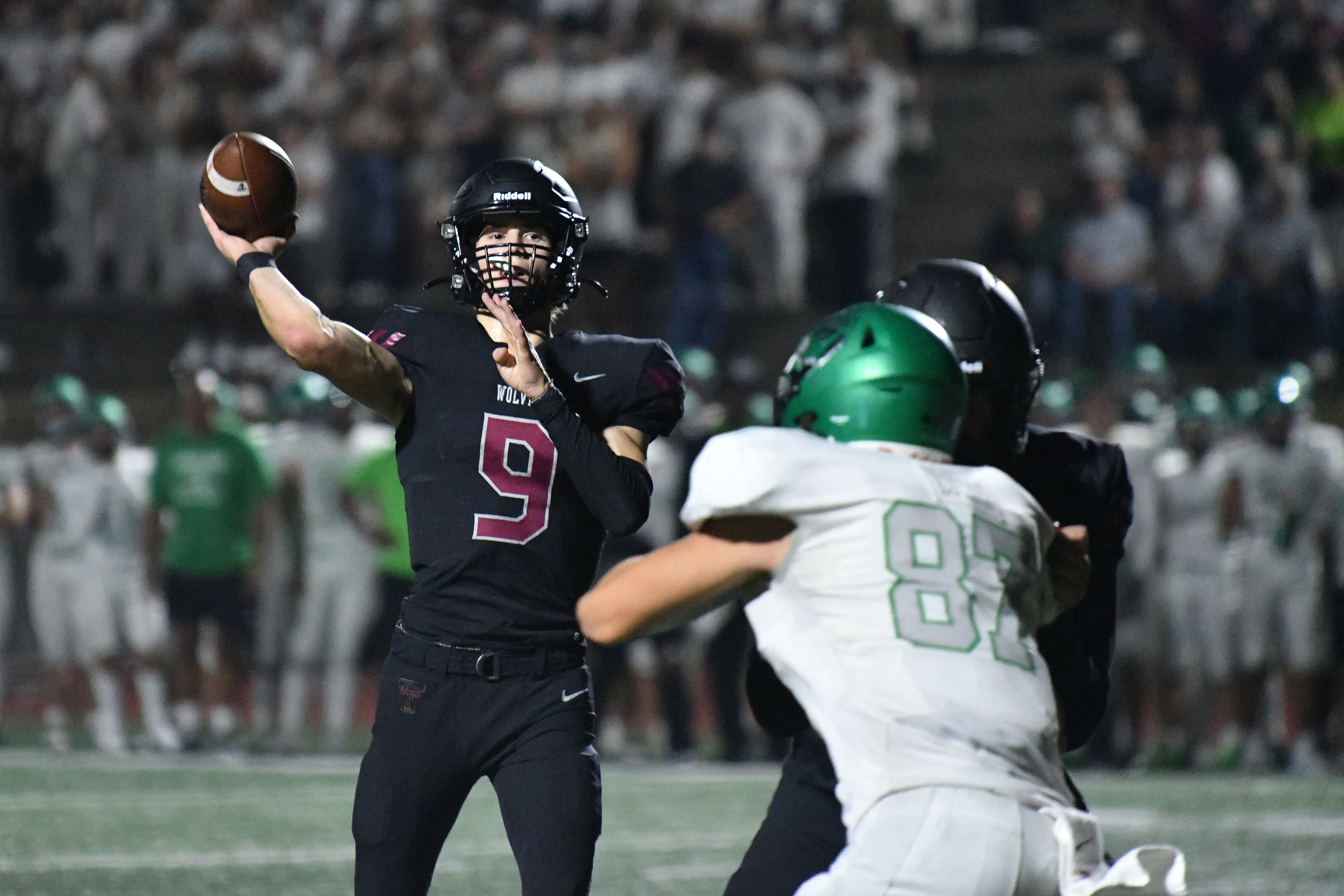 Tualatin Timberwolves vs West Linn Lions football - oregonlive.com