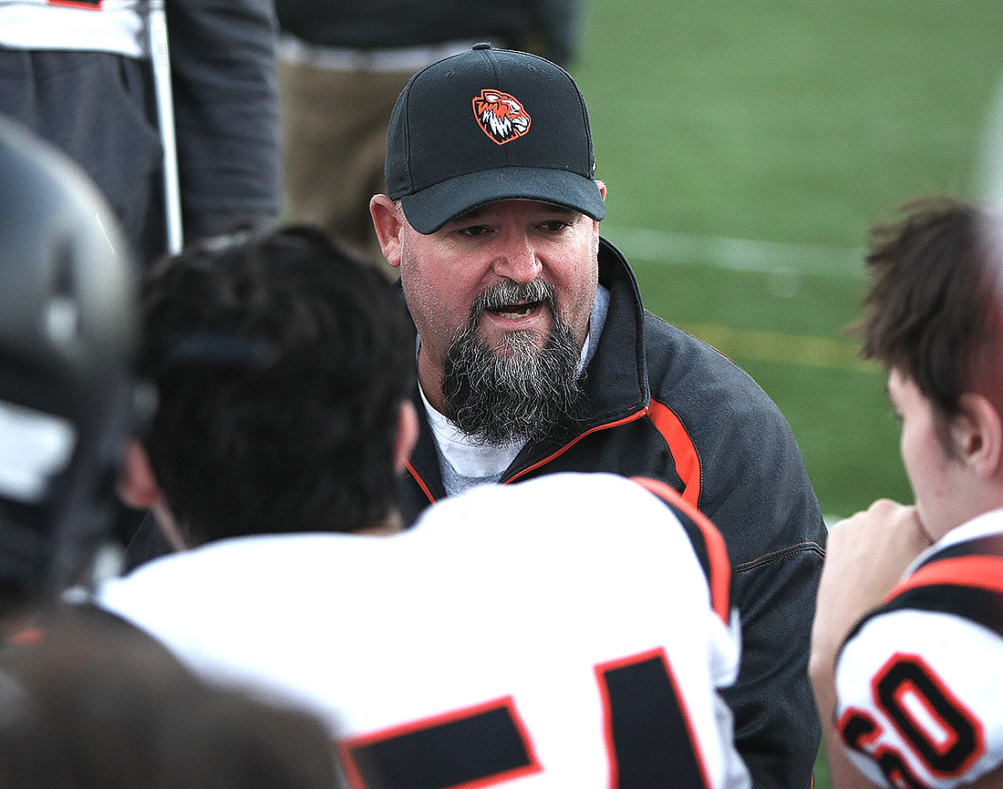 South Hadley vs Putnam Football 10/21/22 - masslive.com