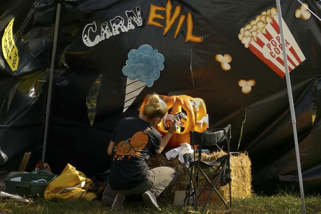 Artists at work carving pumpkins for Annual Amazing Pumpkin Carve ...