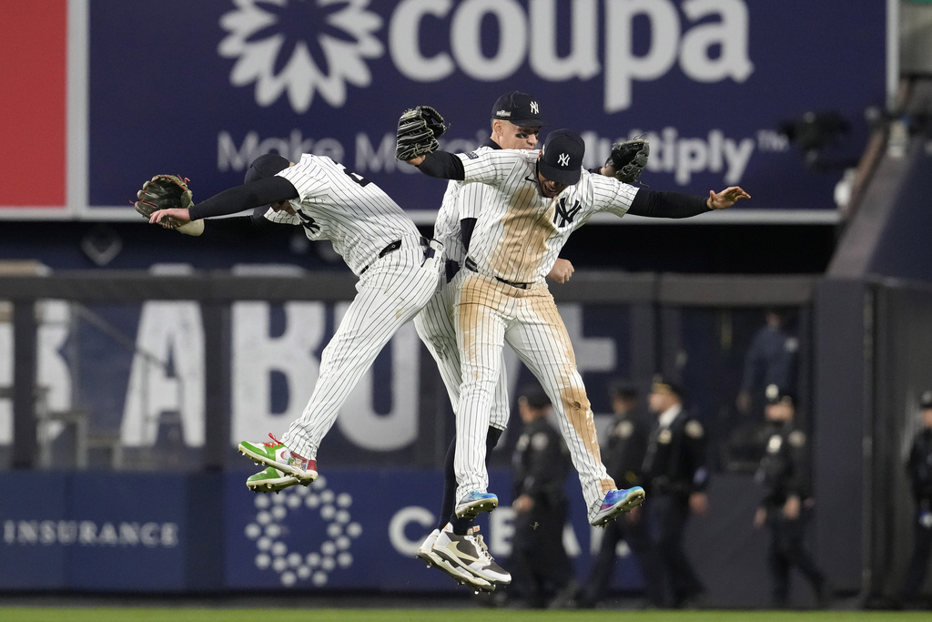 Cleveland Guardians vs. New York Yankees in game 2 of the ALCS, October ...