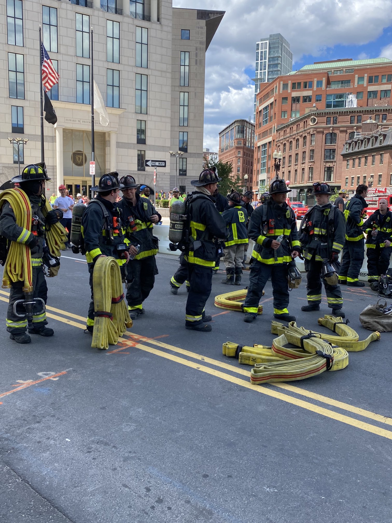 Fire breaks out at 43-story high rise in Downtown Boston - masslive.com