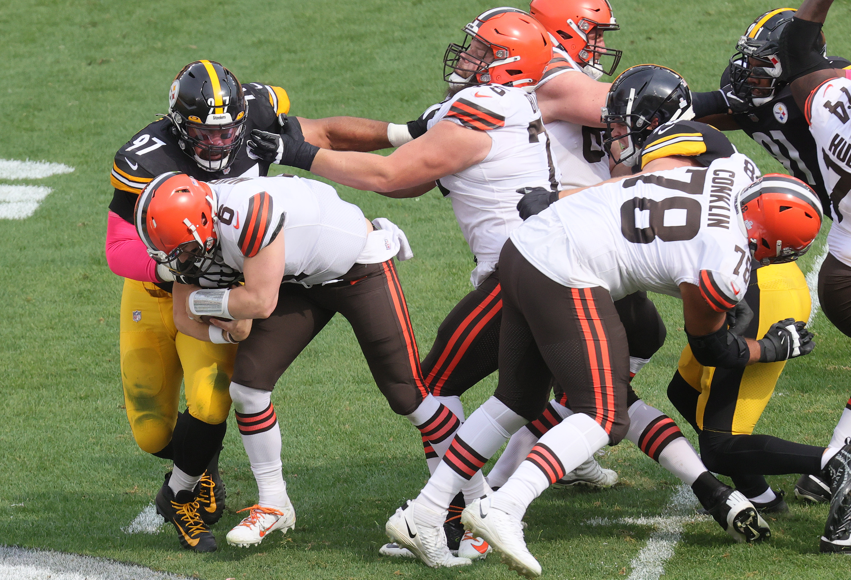 Cleveland Browns offensive line overrun by the Pittsburgh Steelers ...