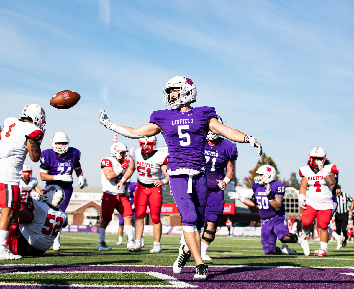 Linfield beats Pacific, extends consecutive winning seasons streak to ...