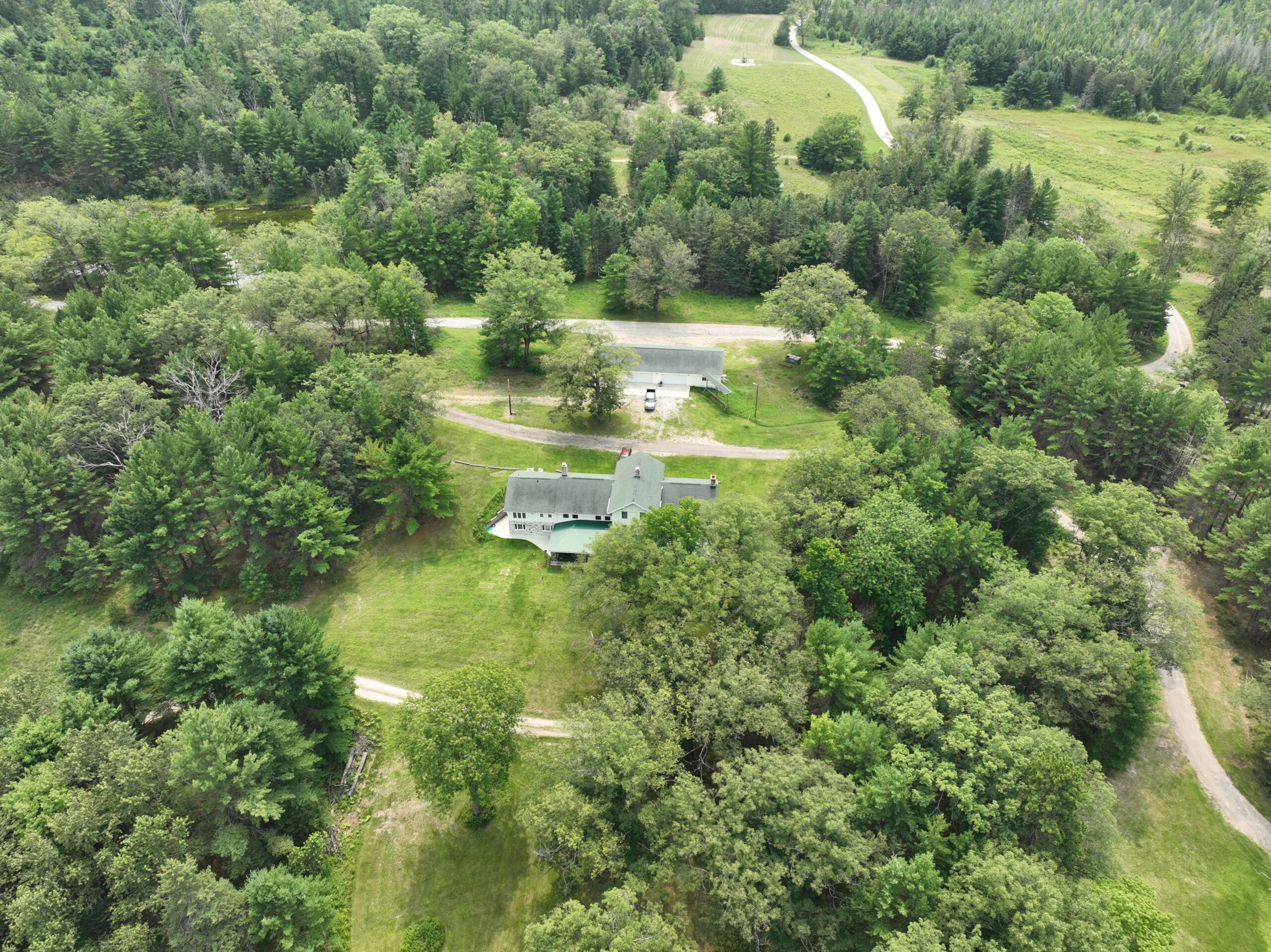 Hunting heaven: 3,000-acre property with near-lakefront lodge hits ...