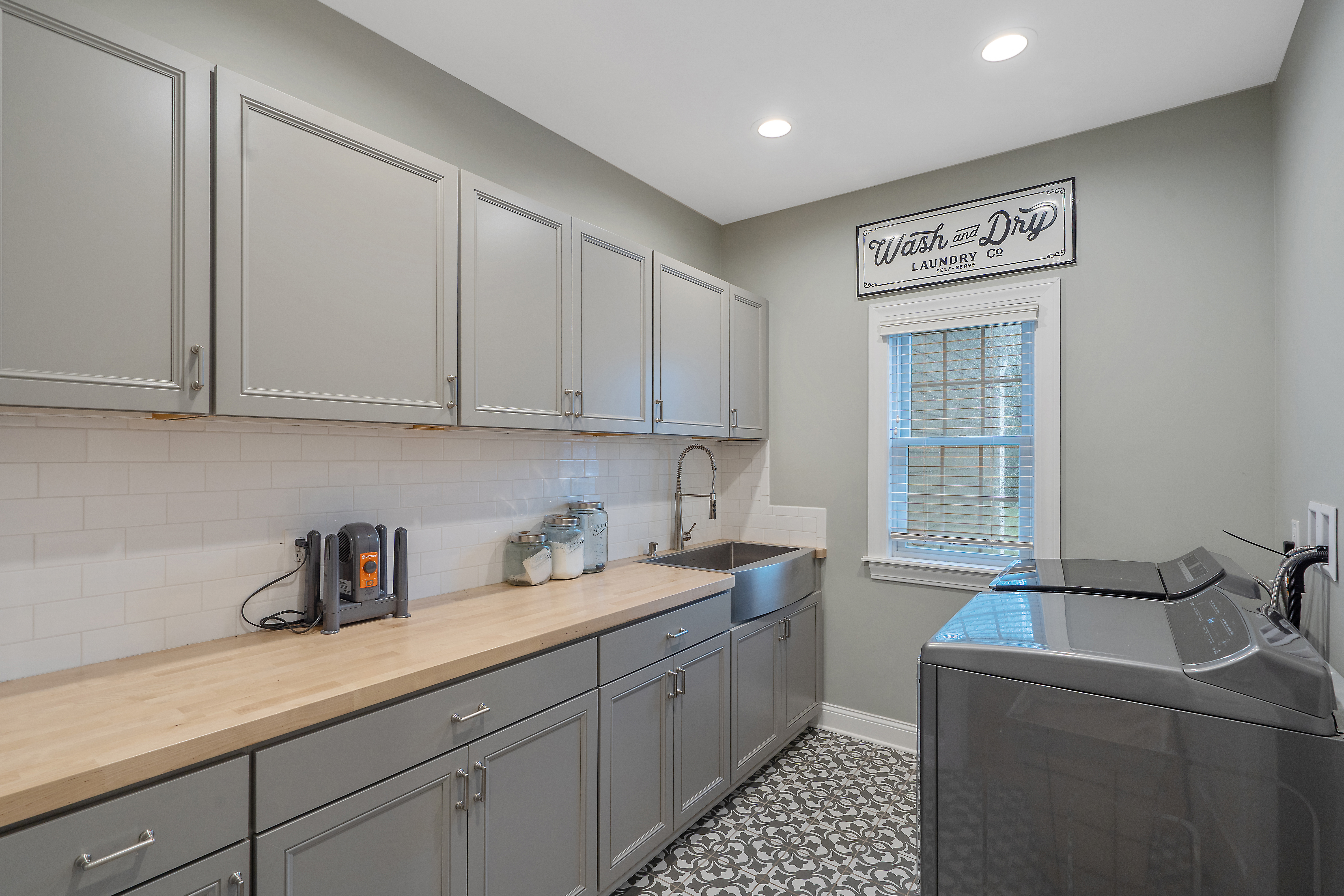 This Warners ranch has almost 7,000 square feet of living space inside ...
