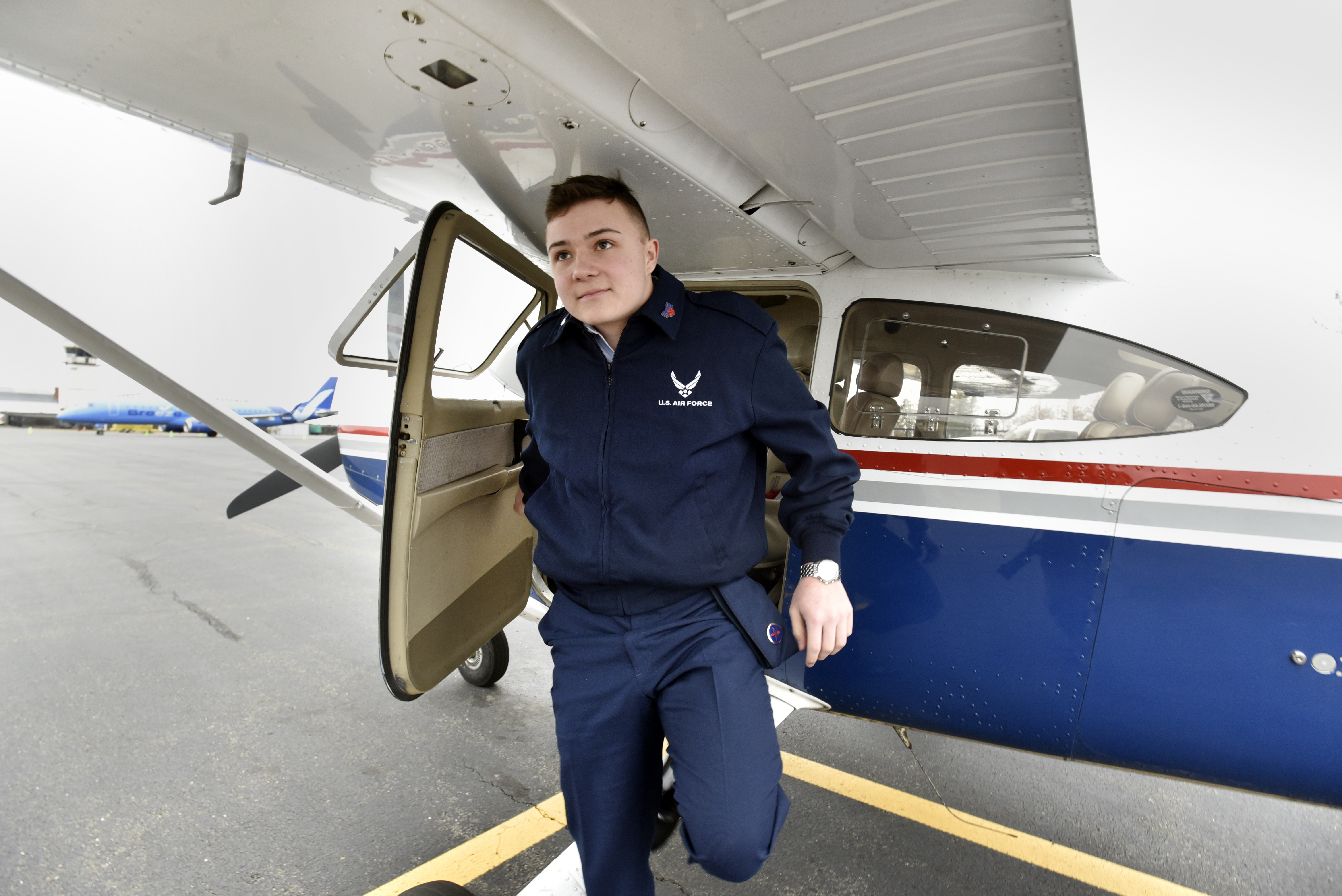 Agawam teen Derek Waddell soars with Civil Air Patrol - masslive.com
