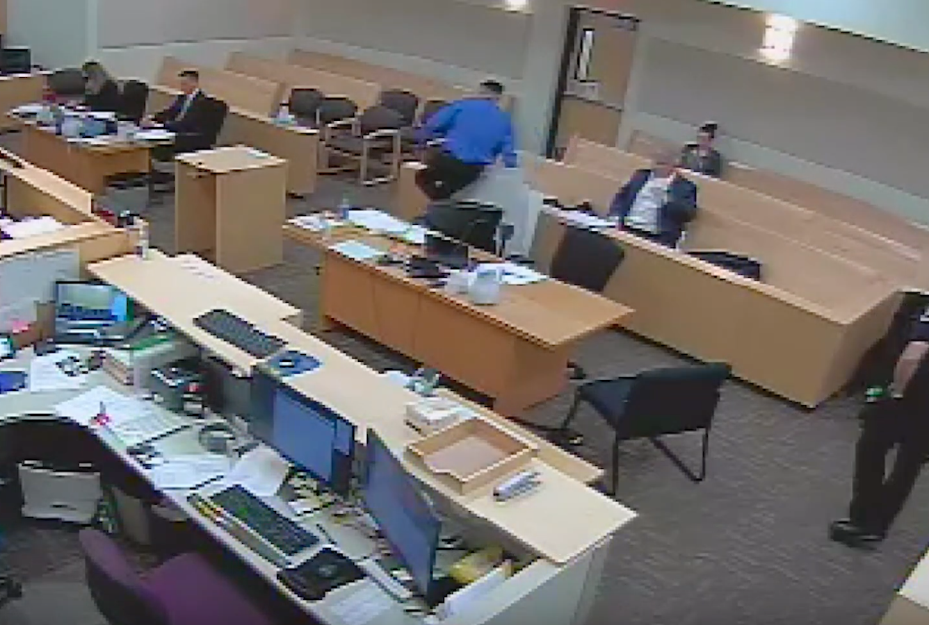 Watch: Murder suspect flees Hillsboro courthouse